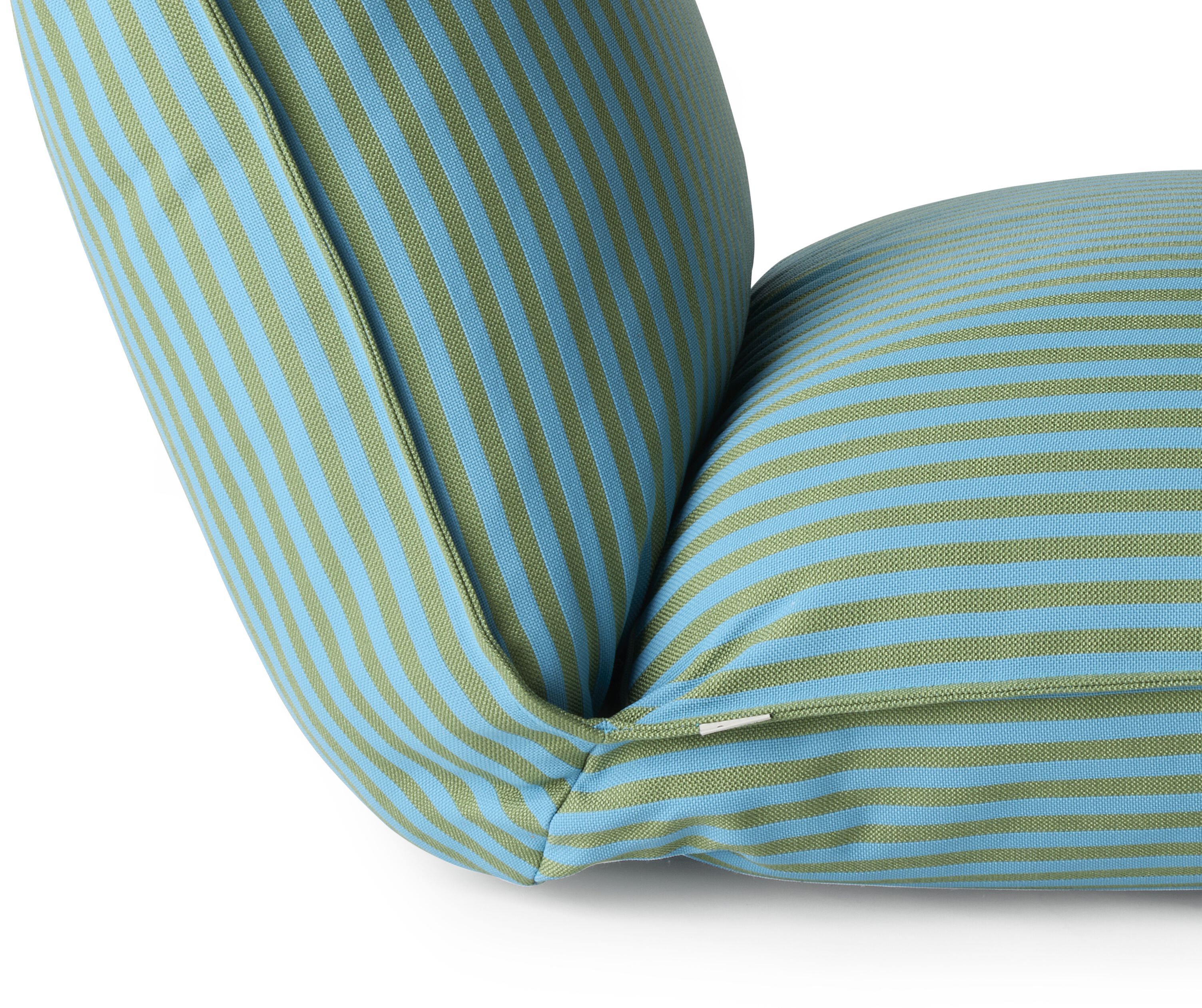 BREZZA RELAX Modular garden sofa in fabric By S-CAB