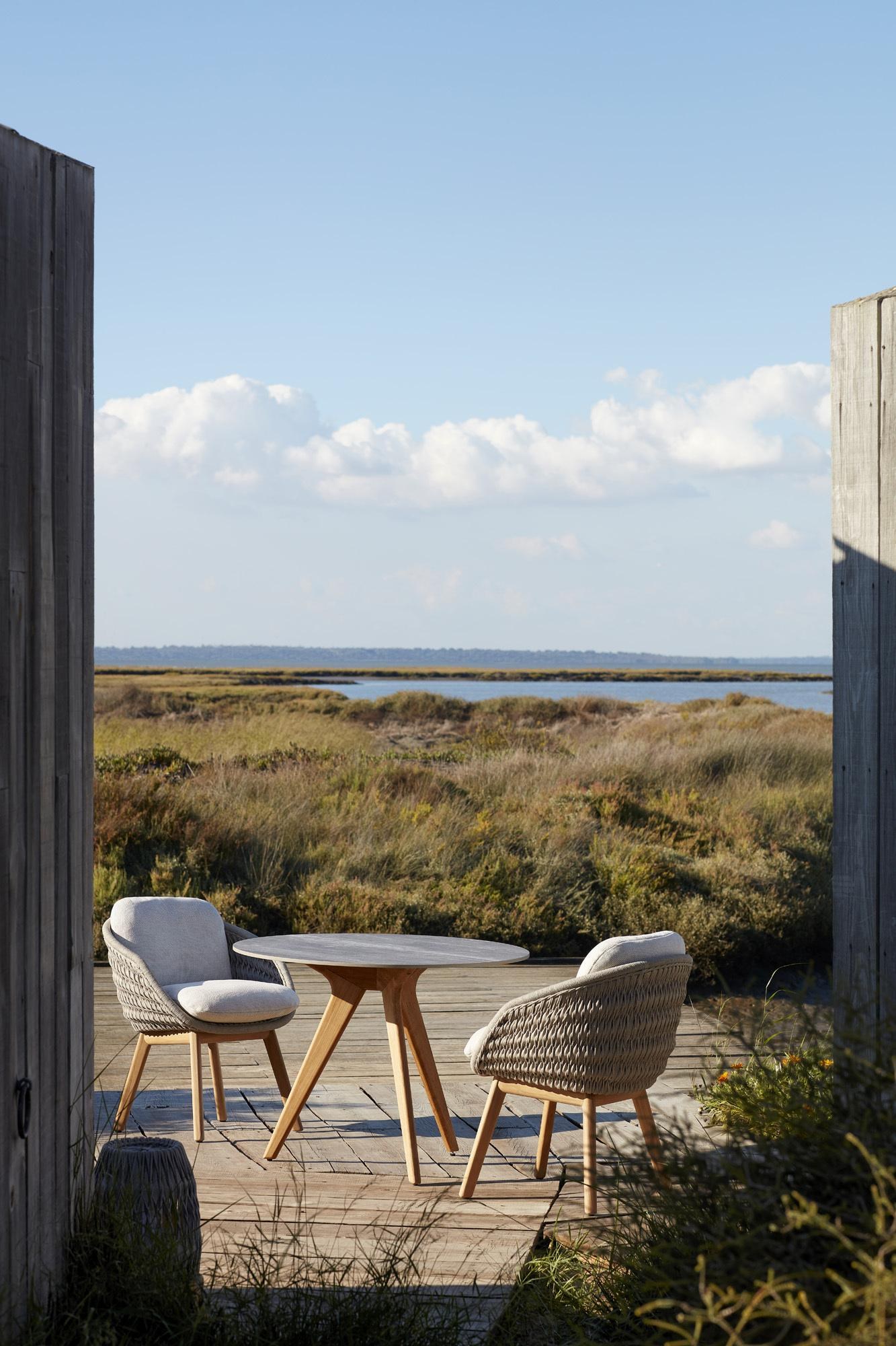 SANDUA | Garden chair By MANUTTI design Robin Hapelt