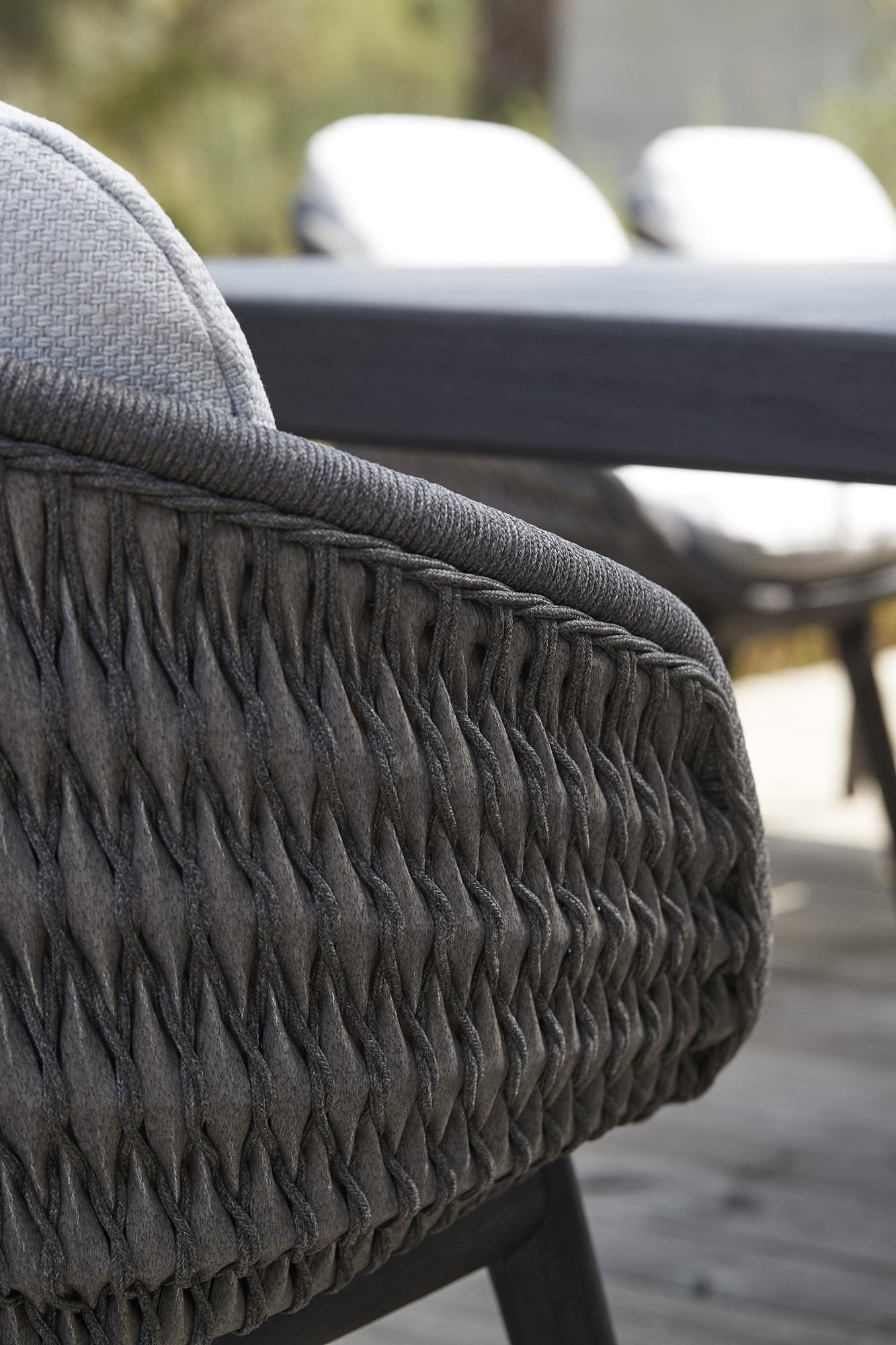 SANDUA | Garden chair By MANUTTI design Robin Hapelt