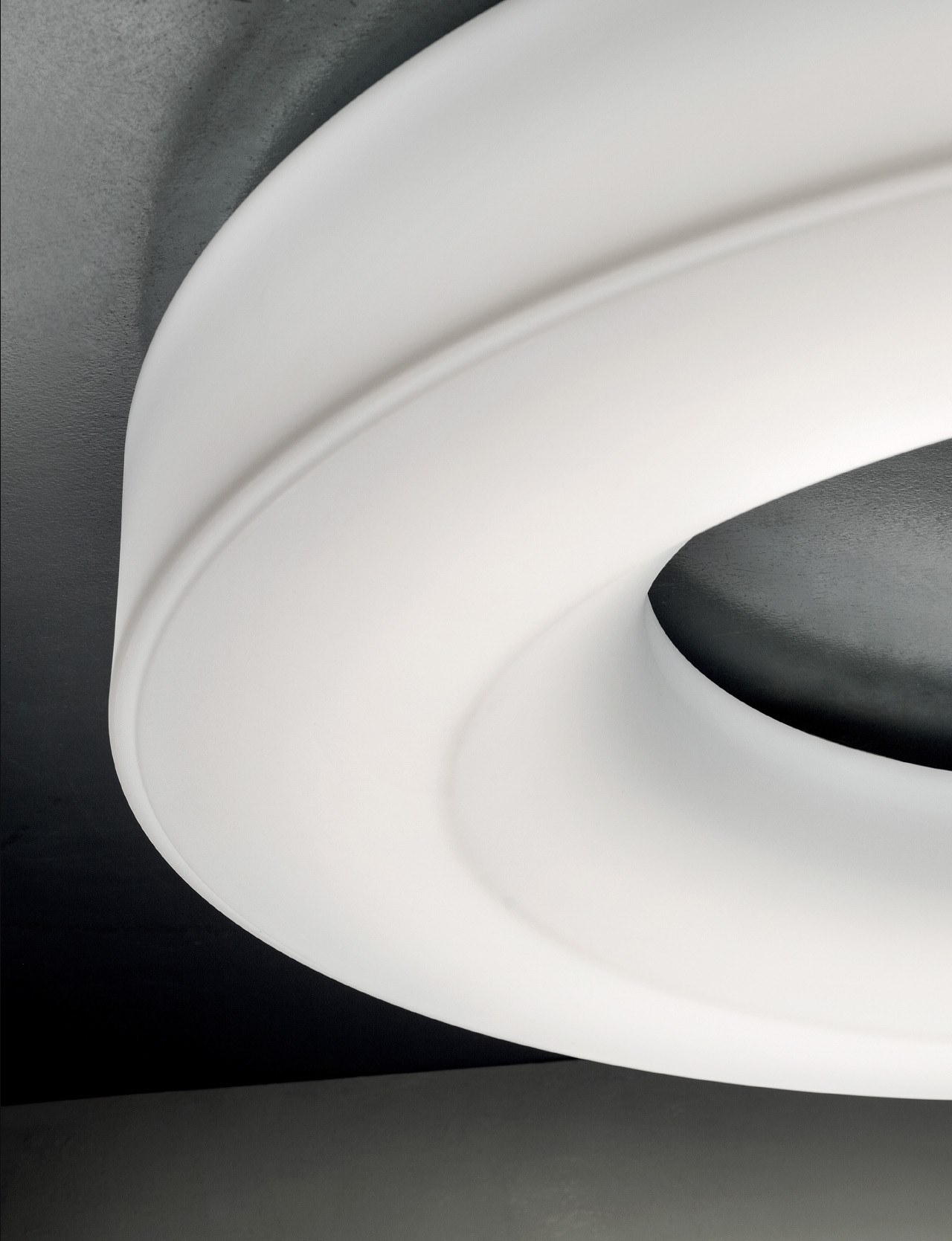 SATURN LED polyethylene ceiling light By Stilnovo