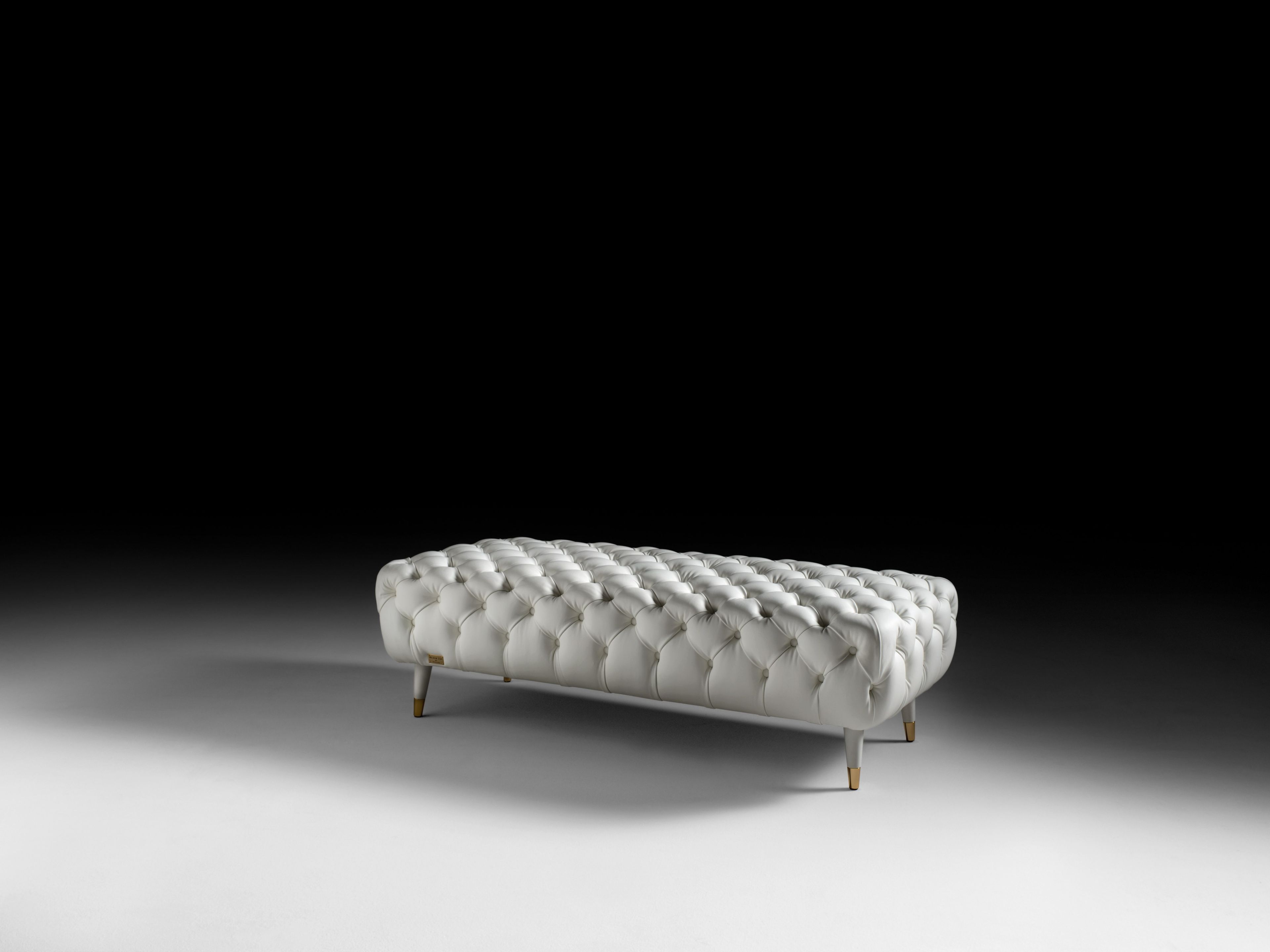 SAVOI Tufted leather bench By Black Tie | design Pier Luigi Frighetto