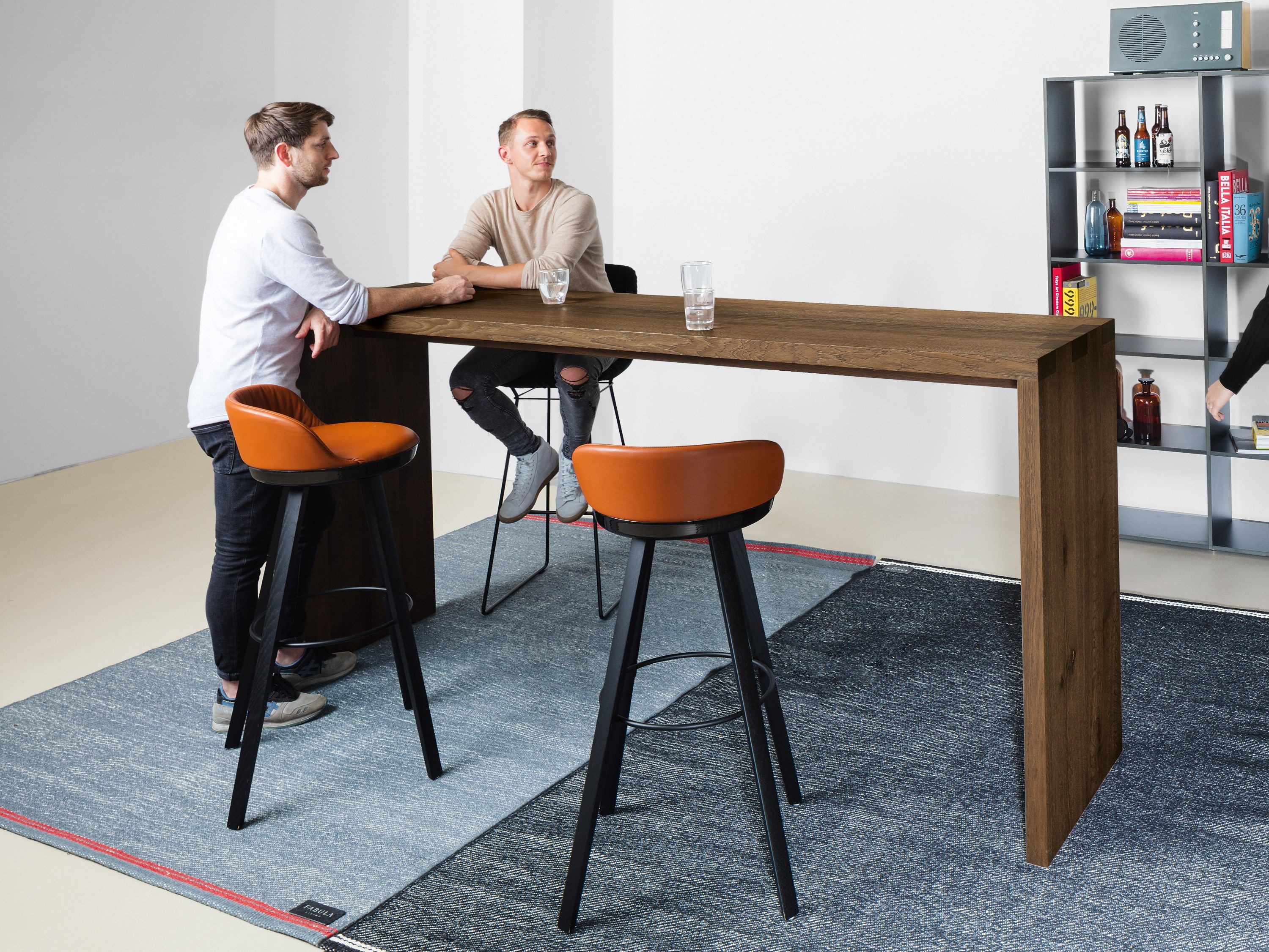 SC 52 | Mesa alta Mesa alta rectangular de madera By JANUA | design Christian Seisenberger