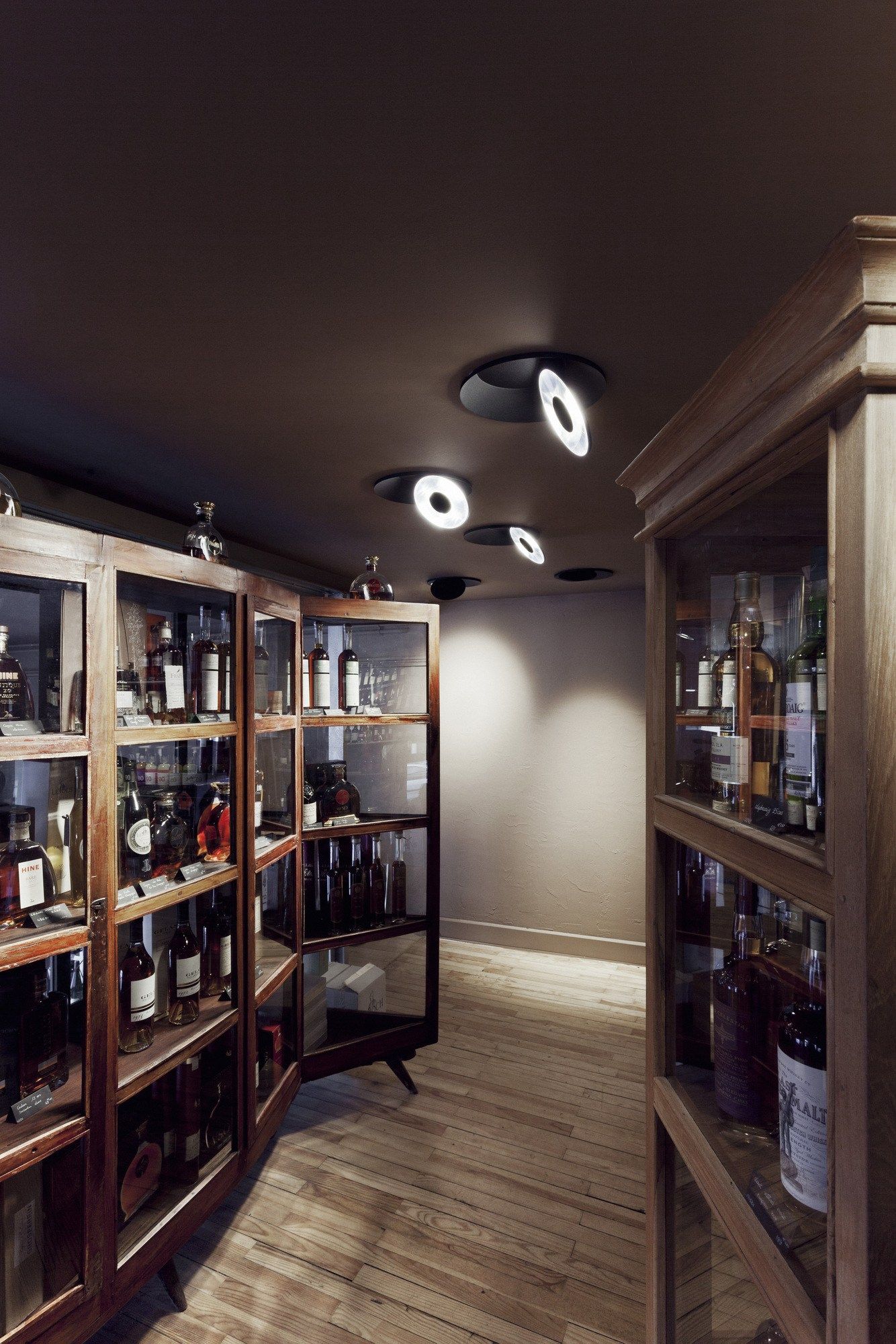 LED indirect light adjustable ceiling lamp SCOTTY By Modular Lighting ...