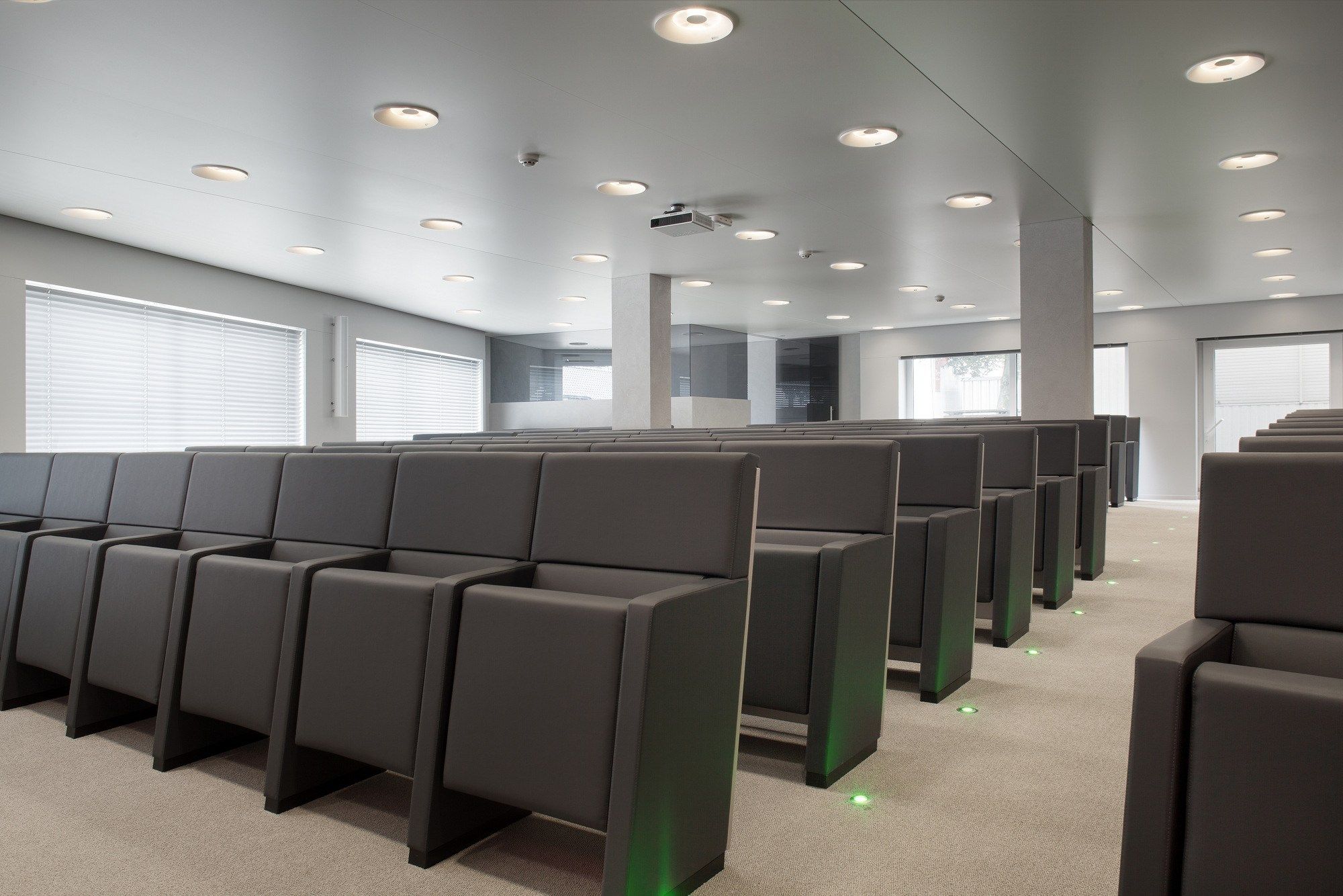 LED indirect light adjustable ceiling lamp SCOTTY By Modular Lighting ...