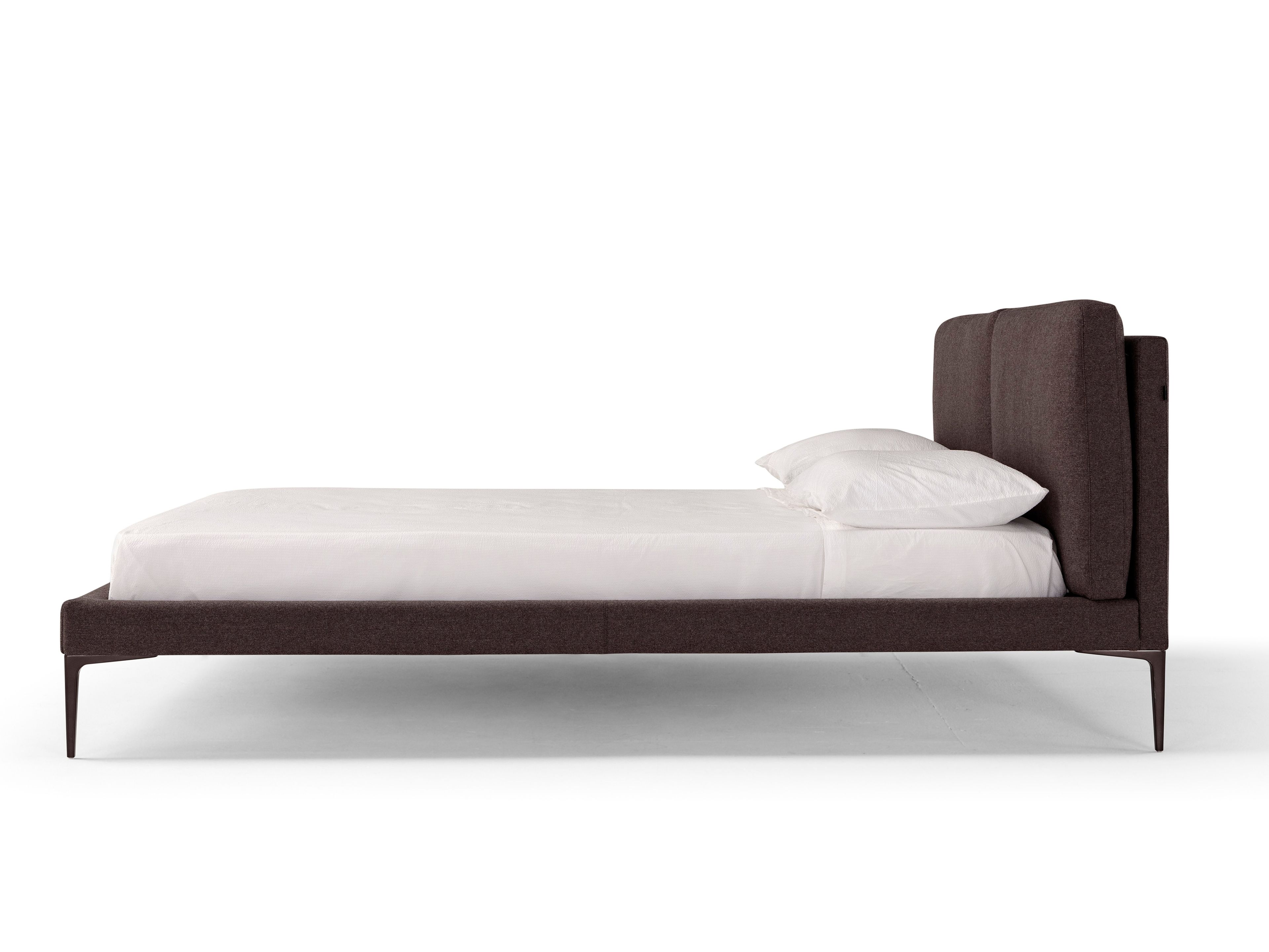 SEGNO Double bed with upholstered headboard By AMURA