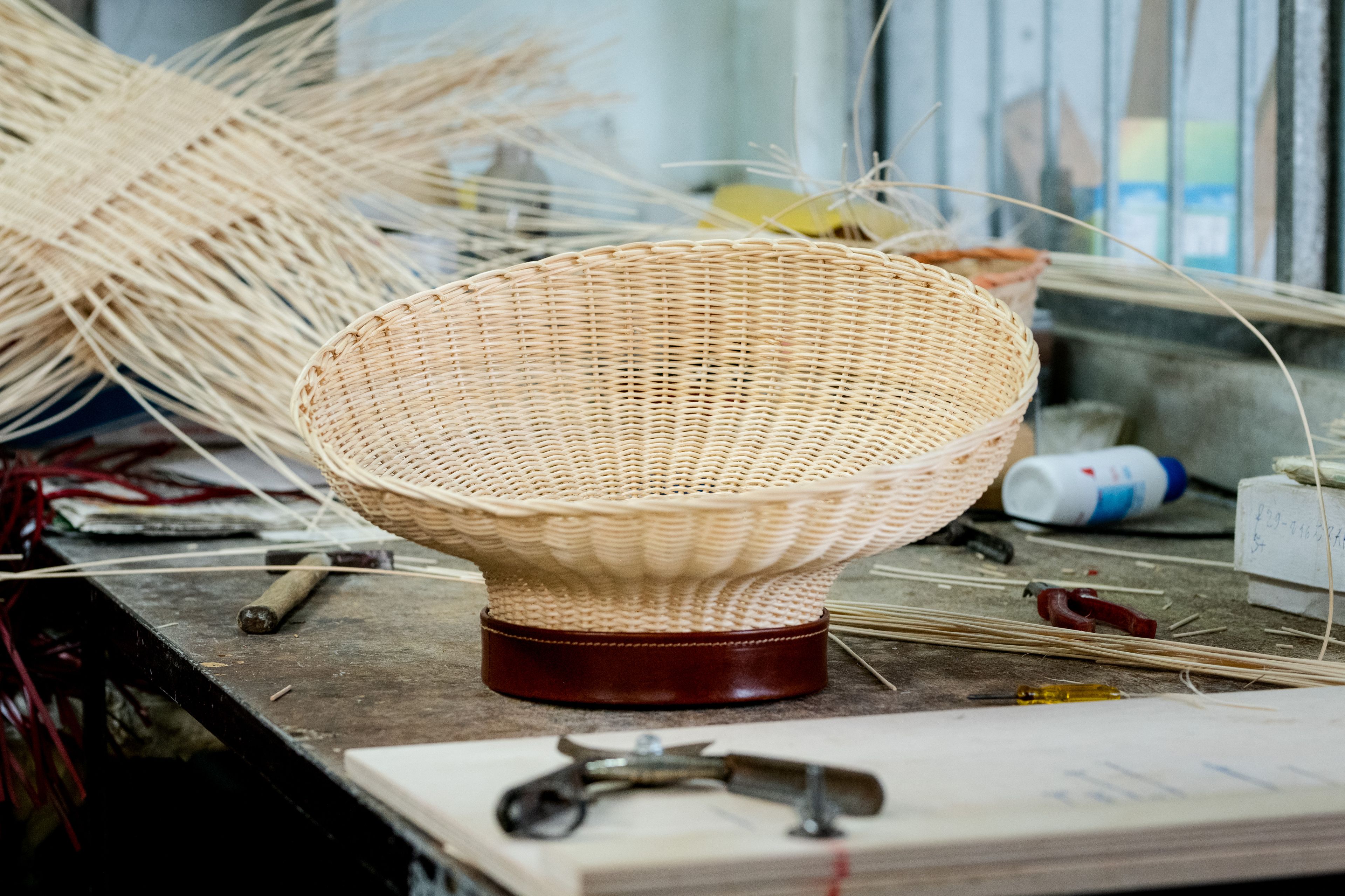 Woven wicker pendant lamp SEIA 140 By Bottega Intreccio design Maurizio ...