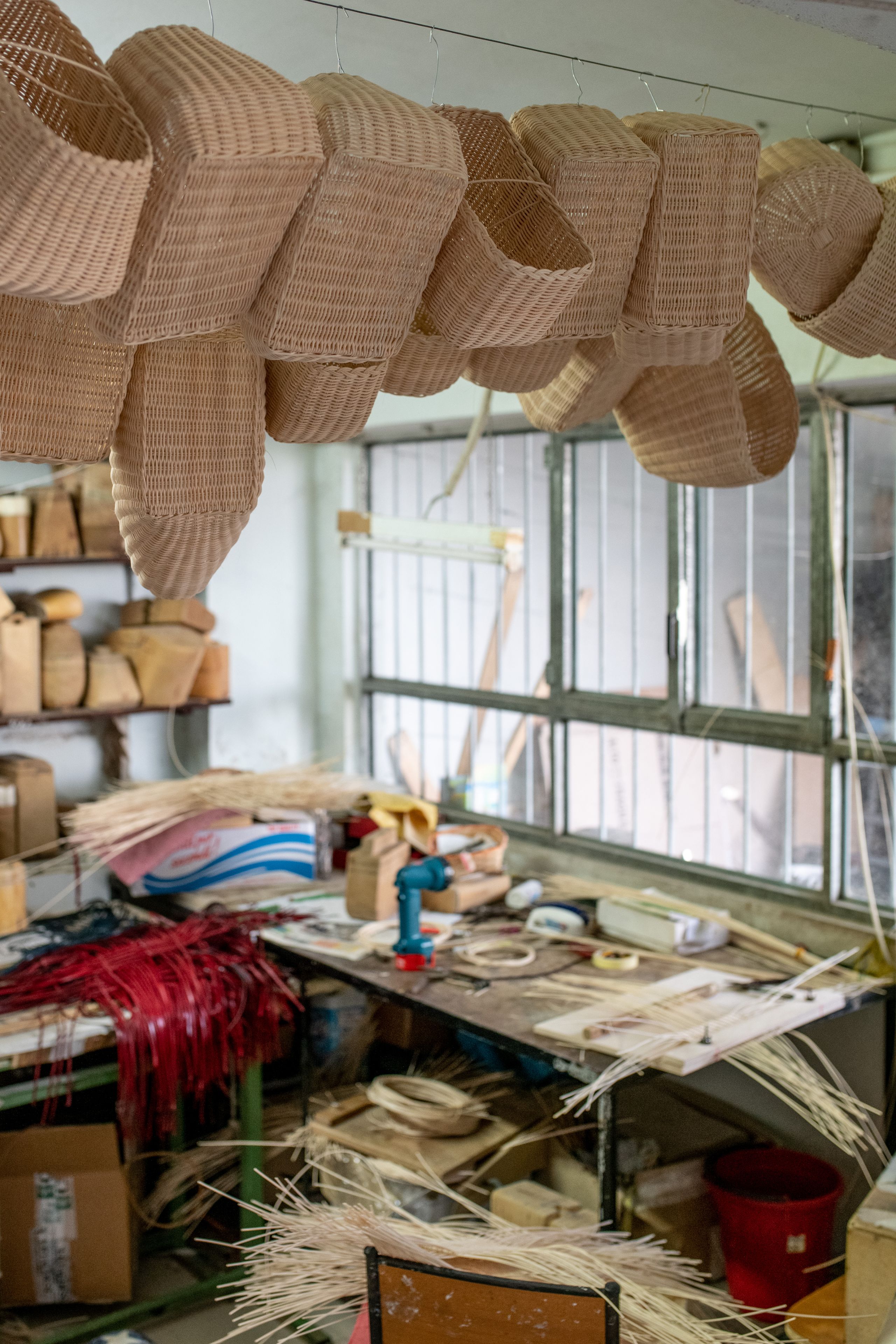 Woven wicker pendant lamp SEIA 140 By Bottega Intreccio design Maurizio ...