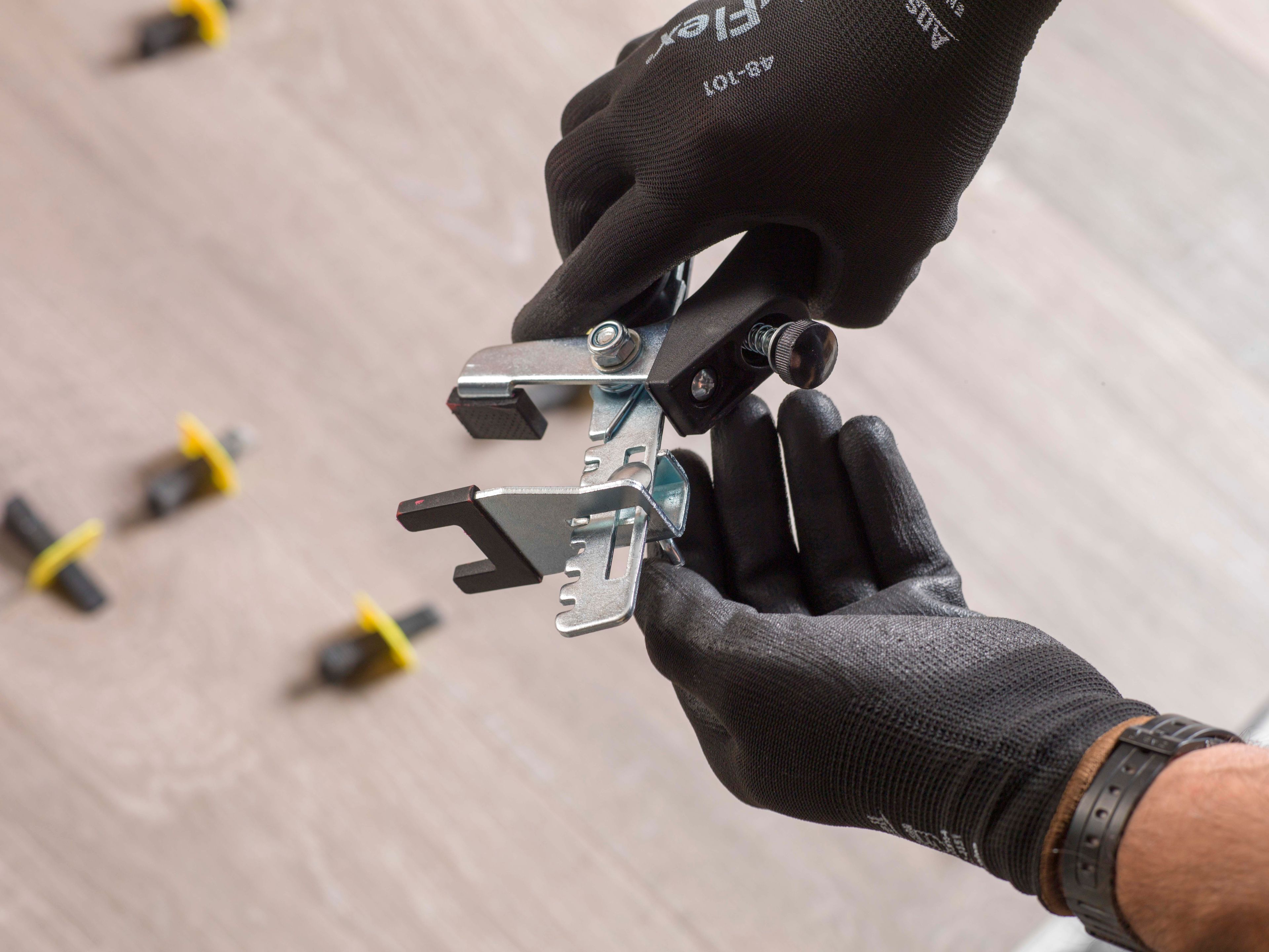 SELF-LEVELING SPACERS Flooring spacer By Porcelanosa