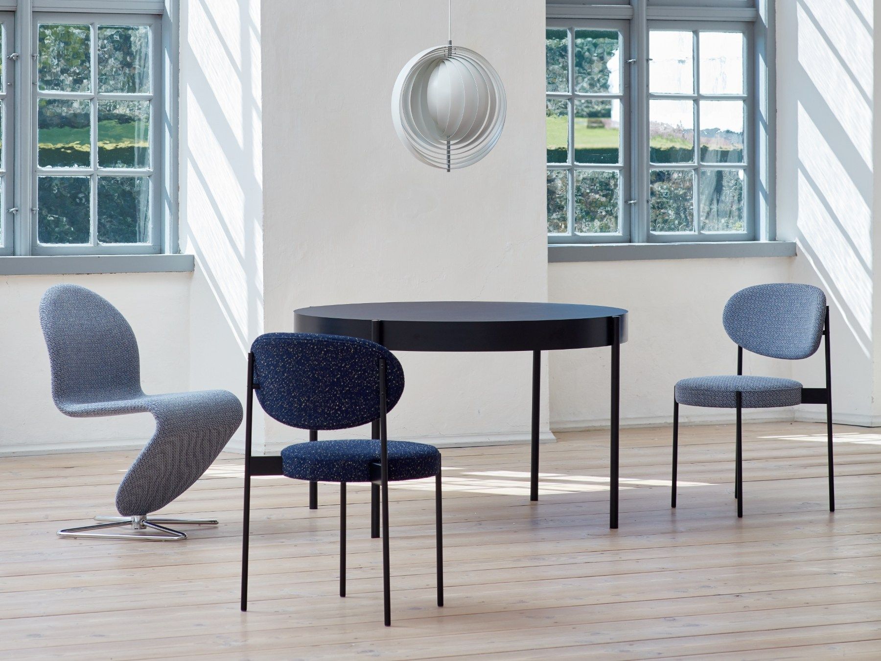 SERIES 430 | Dining table By Verpan