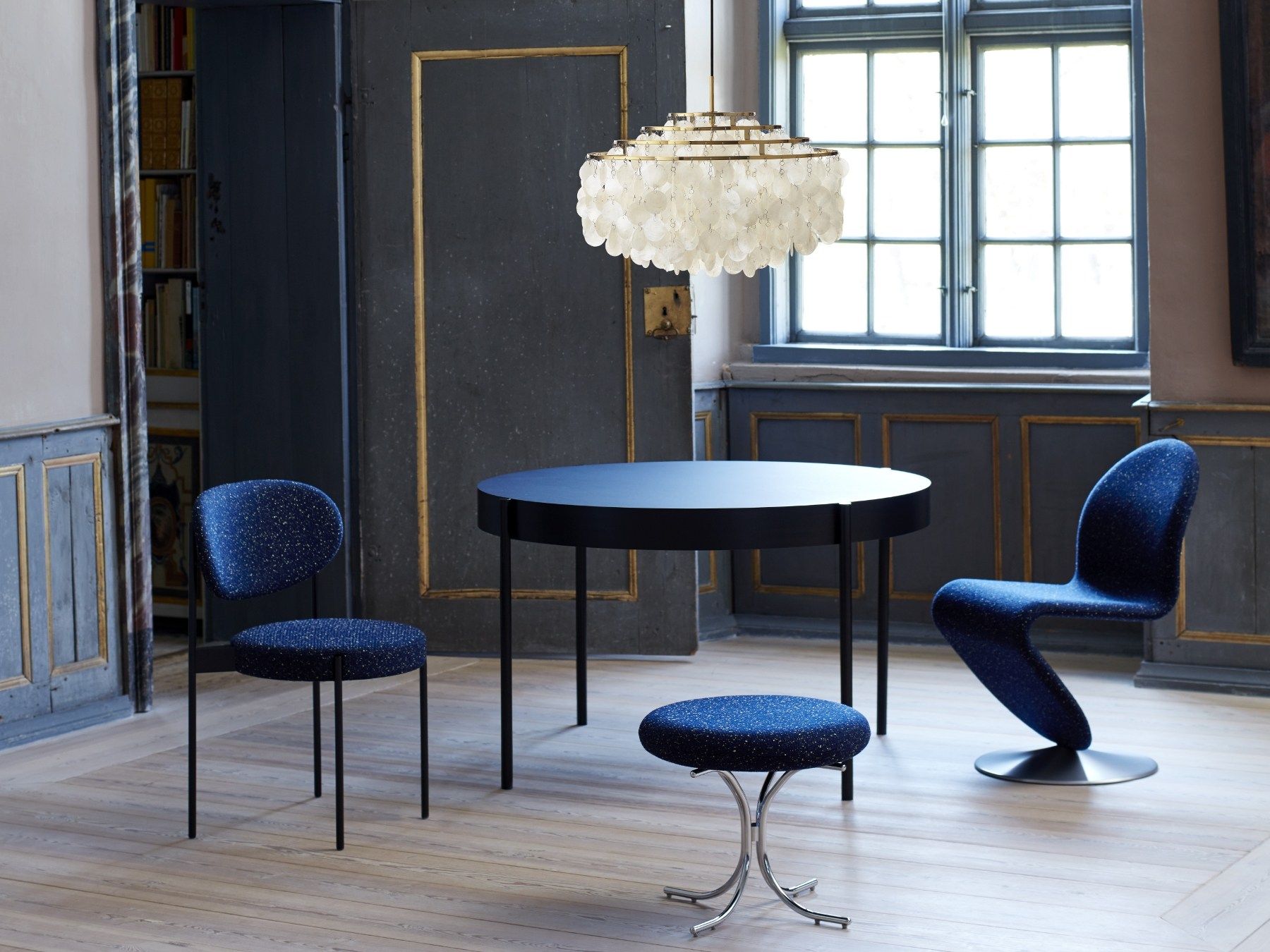 SERIES 430 | Dining table By Verpan