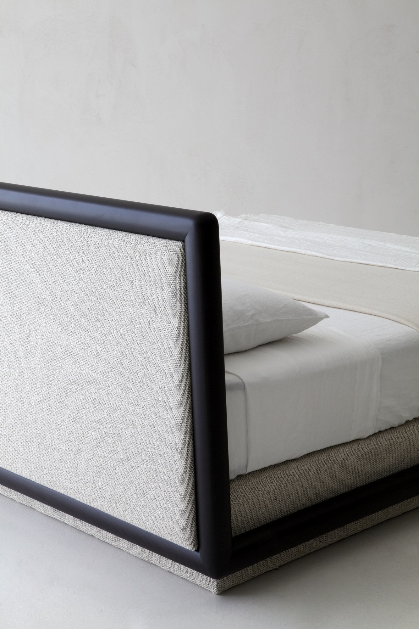SETTE bed By Porro design Piero Lissoni