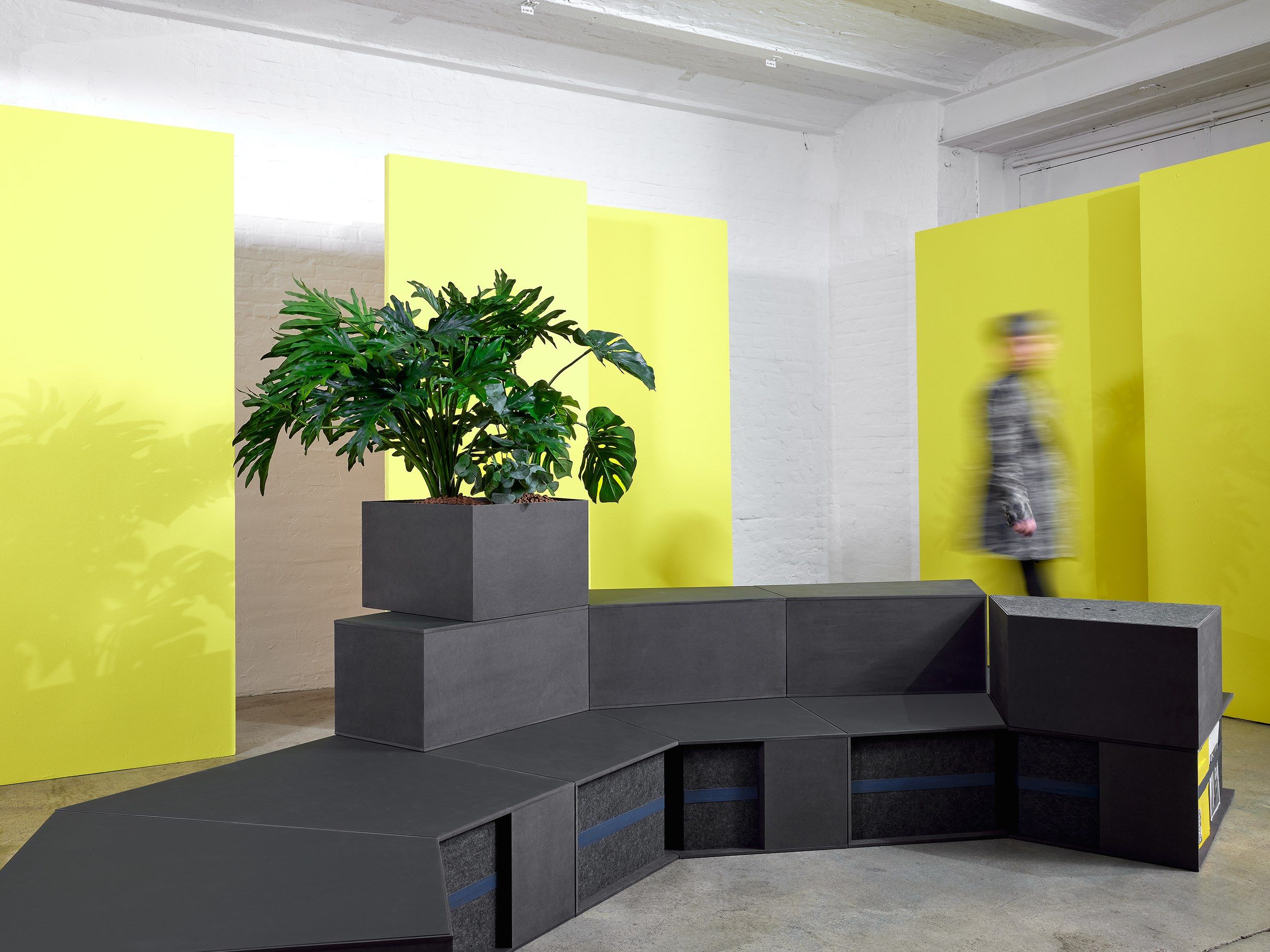 STEPUP Modular podium By werner works | design Kinzo