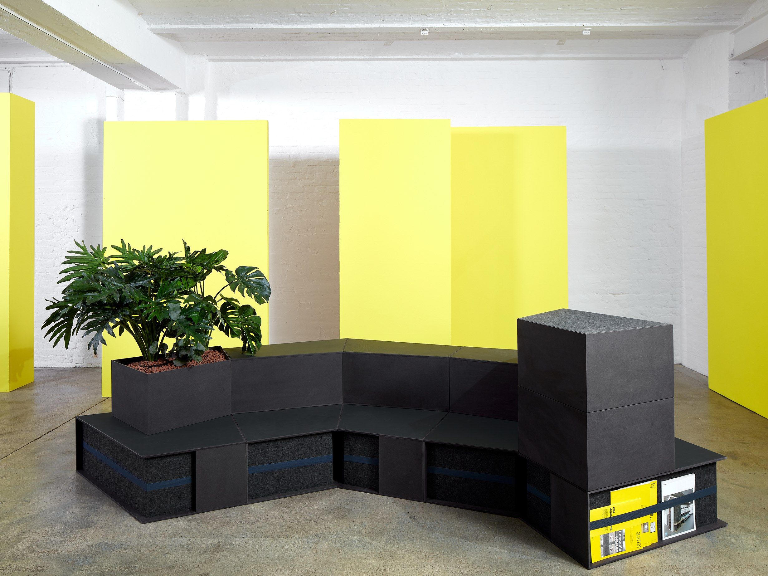 STEPUP Modular podium By werner works | design Kinzo