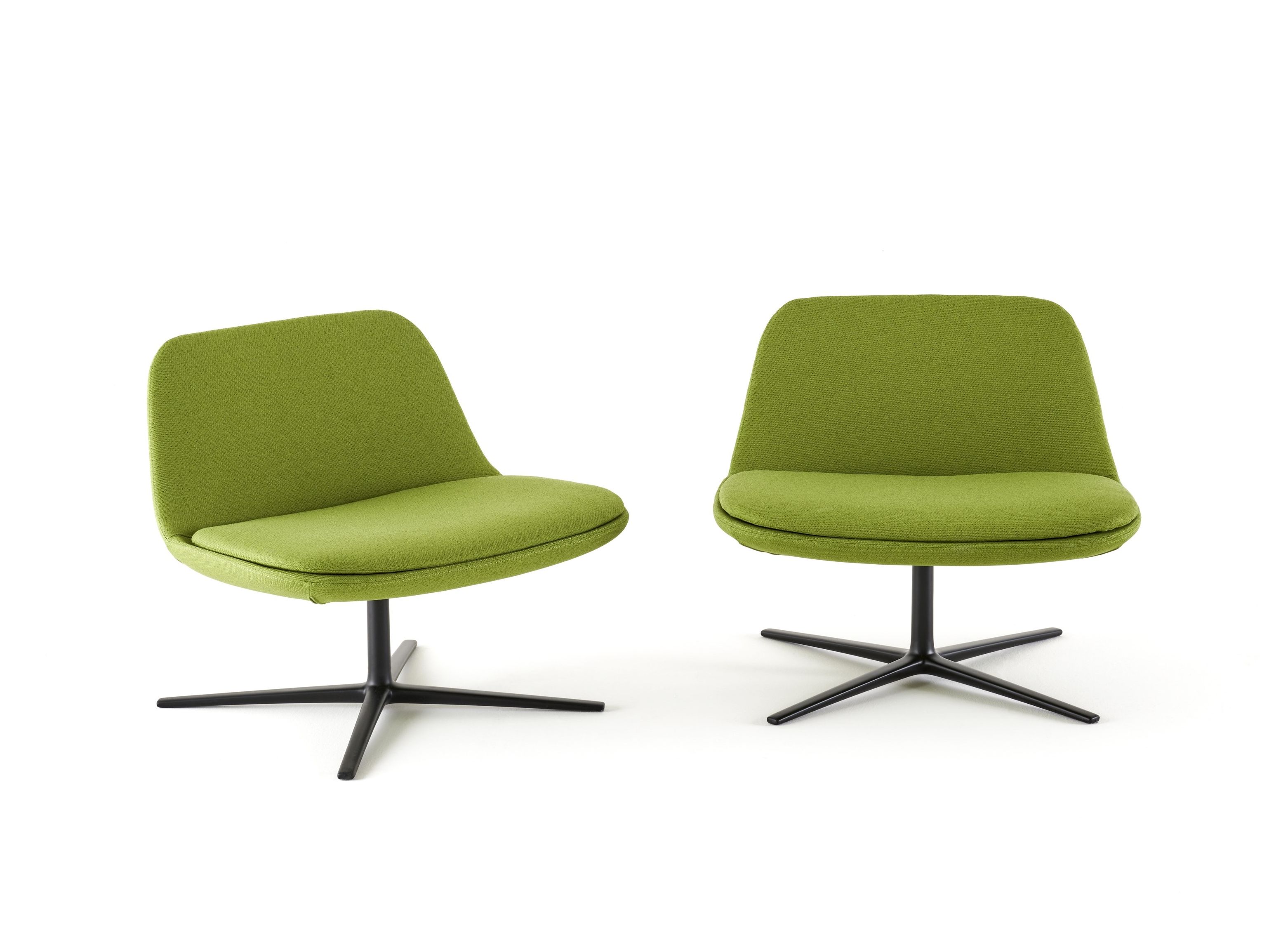 SHELL LOUNGE Upholstered with 4-spoke base fabric easy chair By ESTEL GROUP