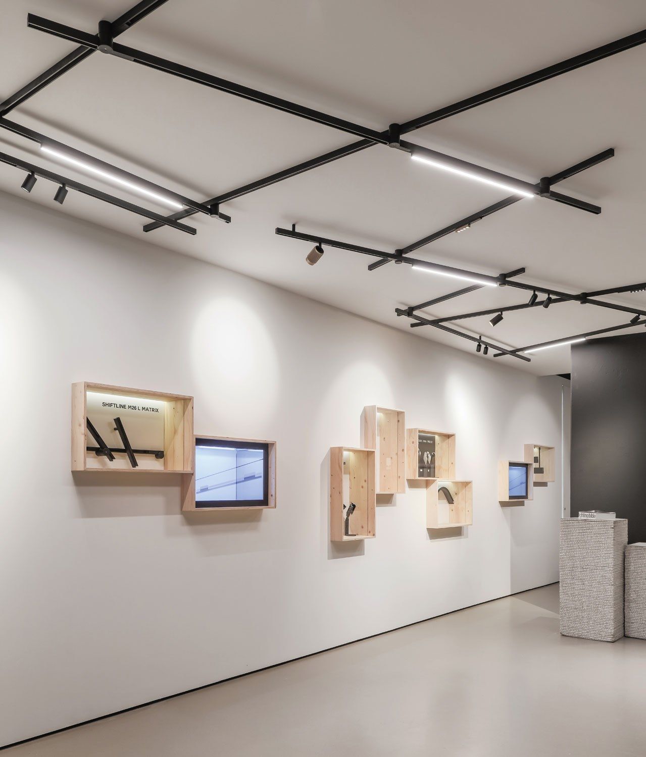 SHIFTLINE M26 L MATRIX track-Light By Delta Light