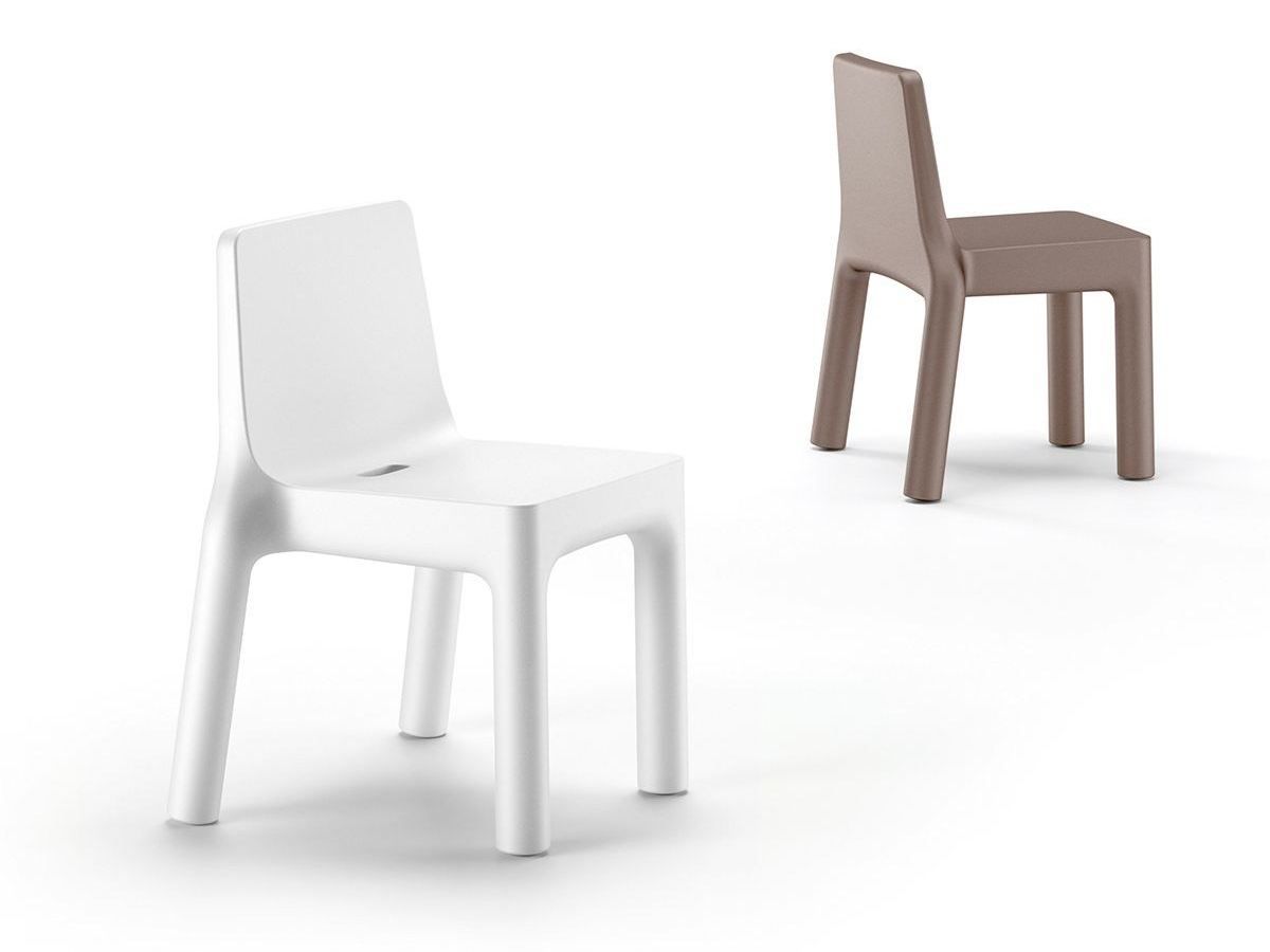 Stackable polyethylene chair SIMPLE CHAIR By Plust design Joe Velluto