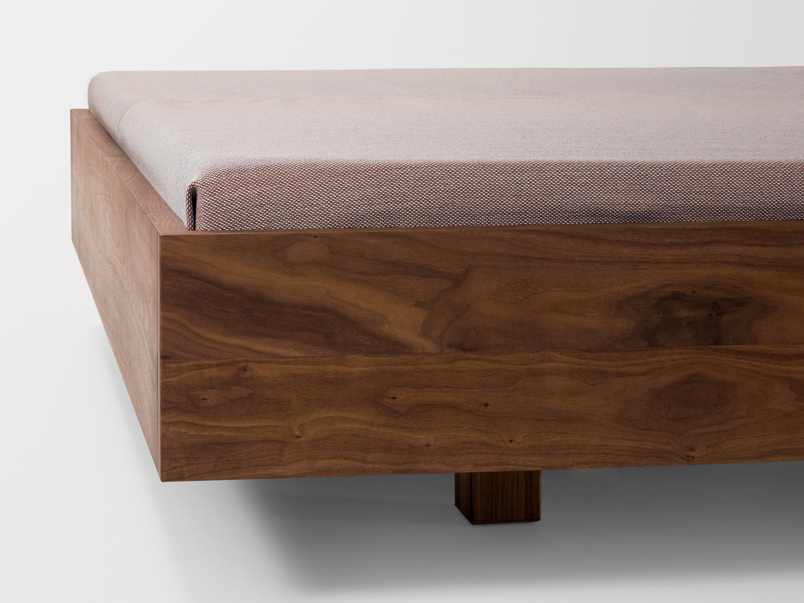 SIMPLE Solid wood double bed By ZEITRAUM | design Formstelle