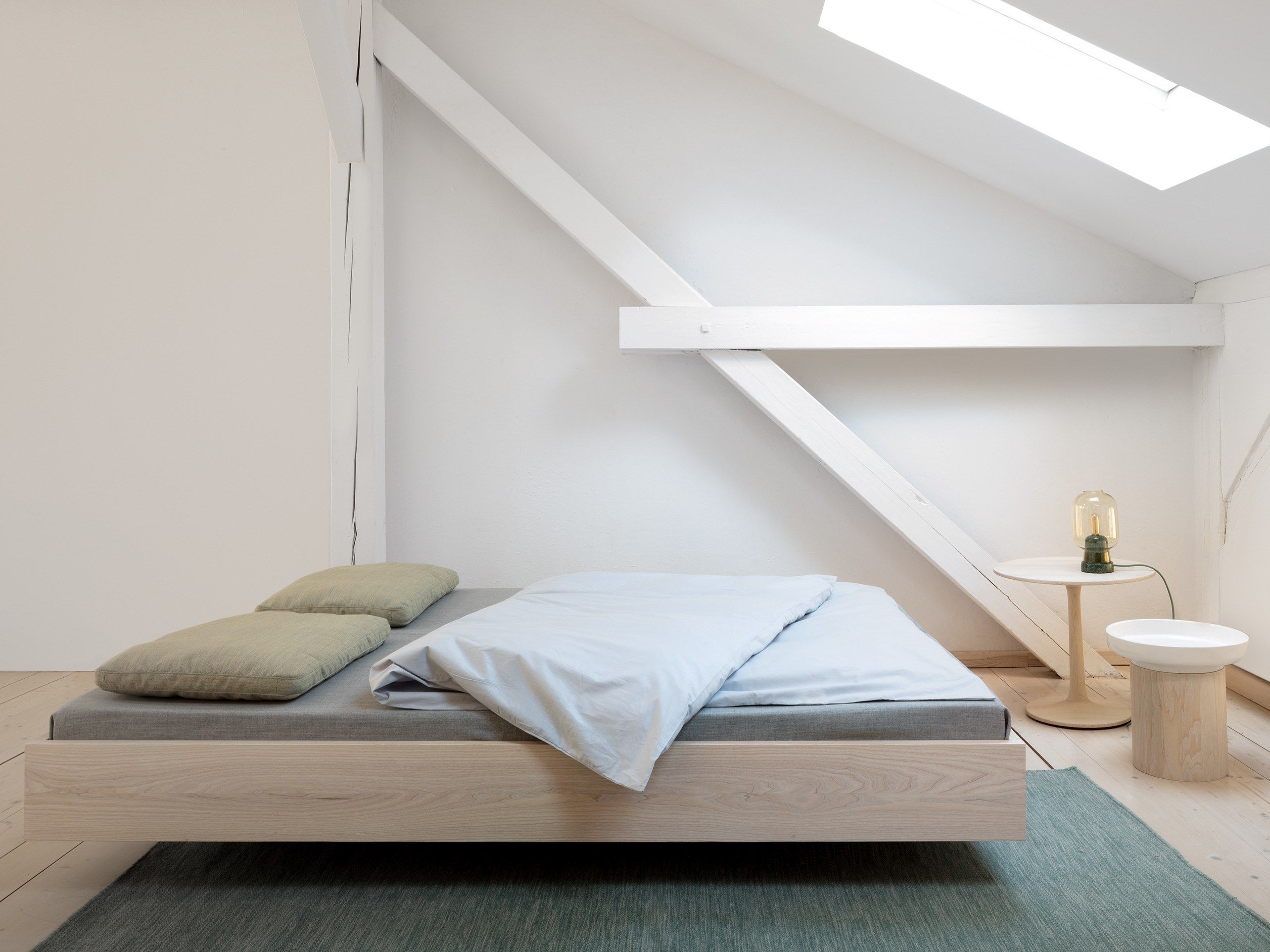 SIMPLE Solid wood double bed By ZEITRAUM | design Formstelle