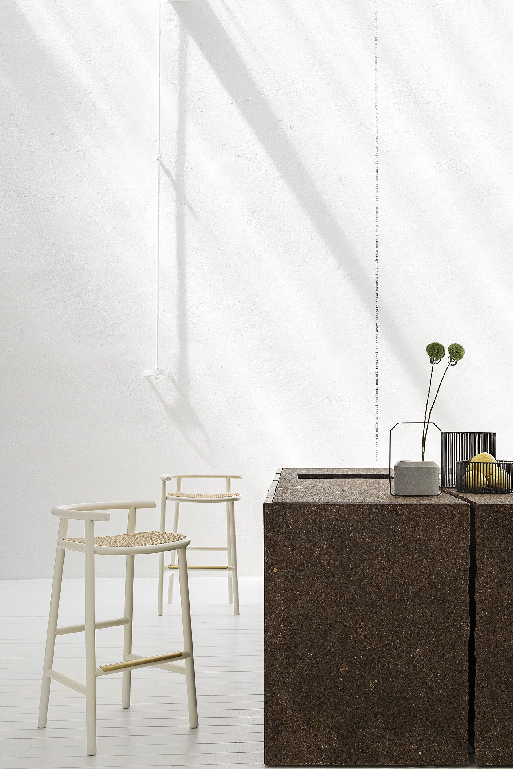 SINGLE CURVE BARSTOOL Stool By Wiener GTV Design | design Nendo