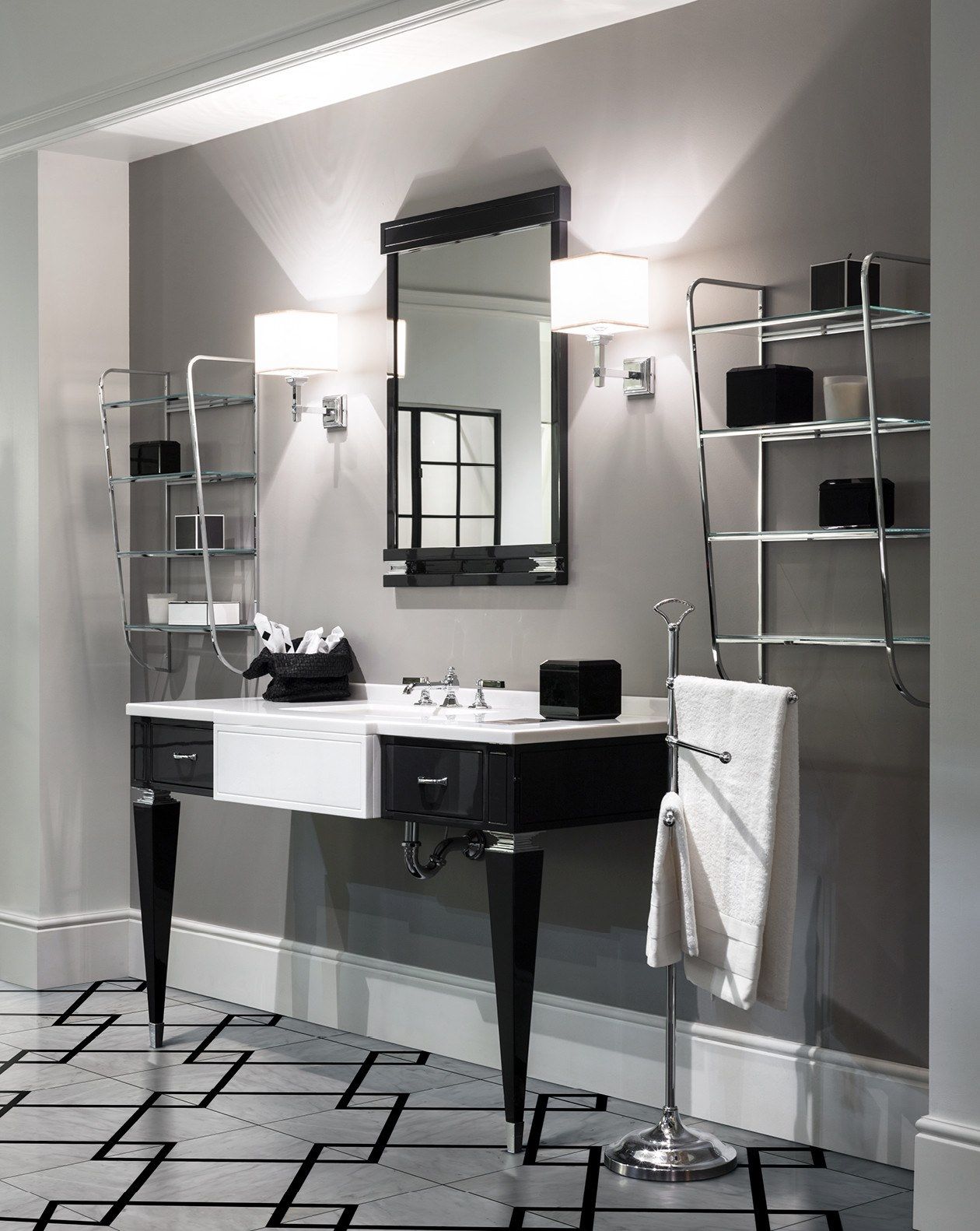 SINGLE Standing swivel brass towel rack By Devon&Devon