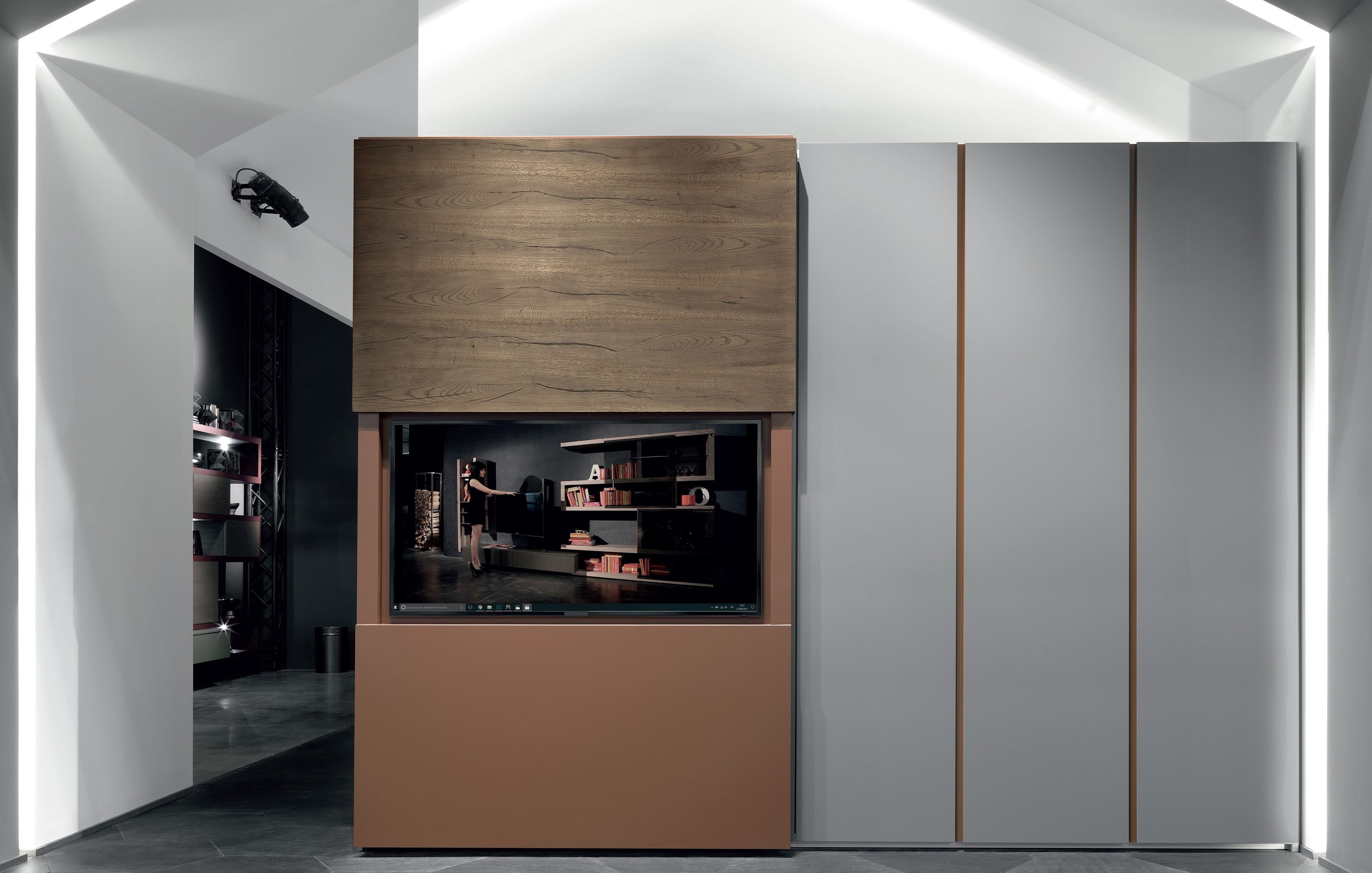 Wardrobe with sliding doors with built-in TV SIPARIO By Fimar