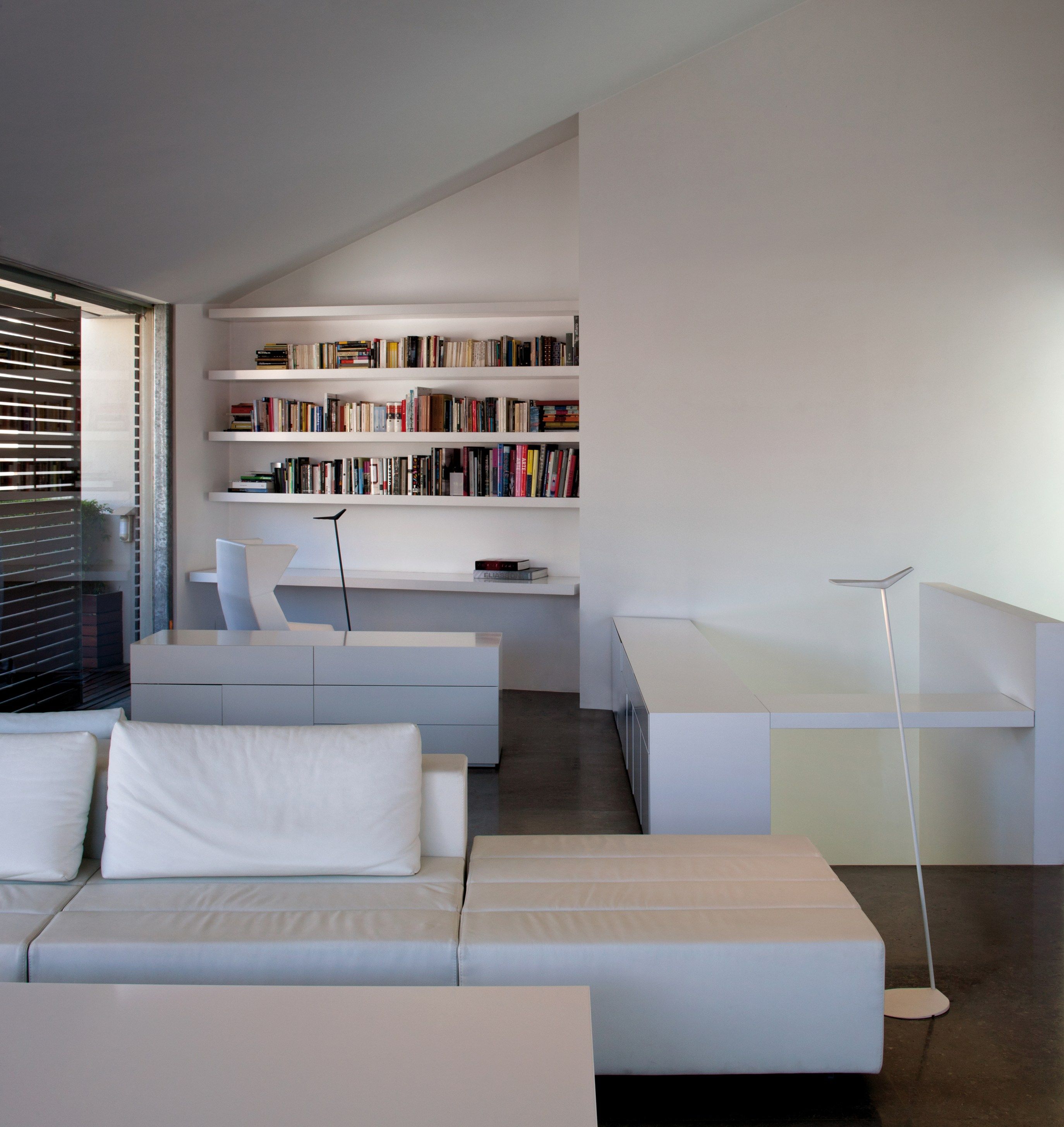 Reading floor lamp SKAN 0250 By Vibia design Lievore Altherr Molina