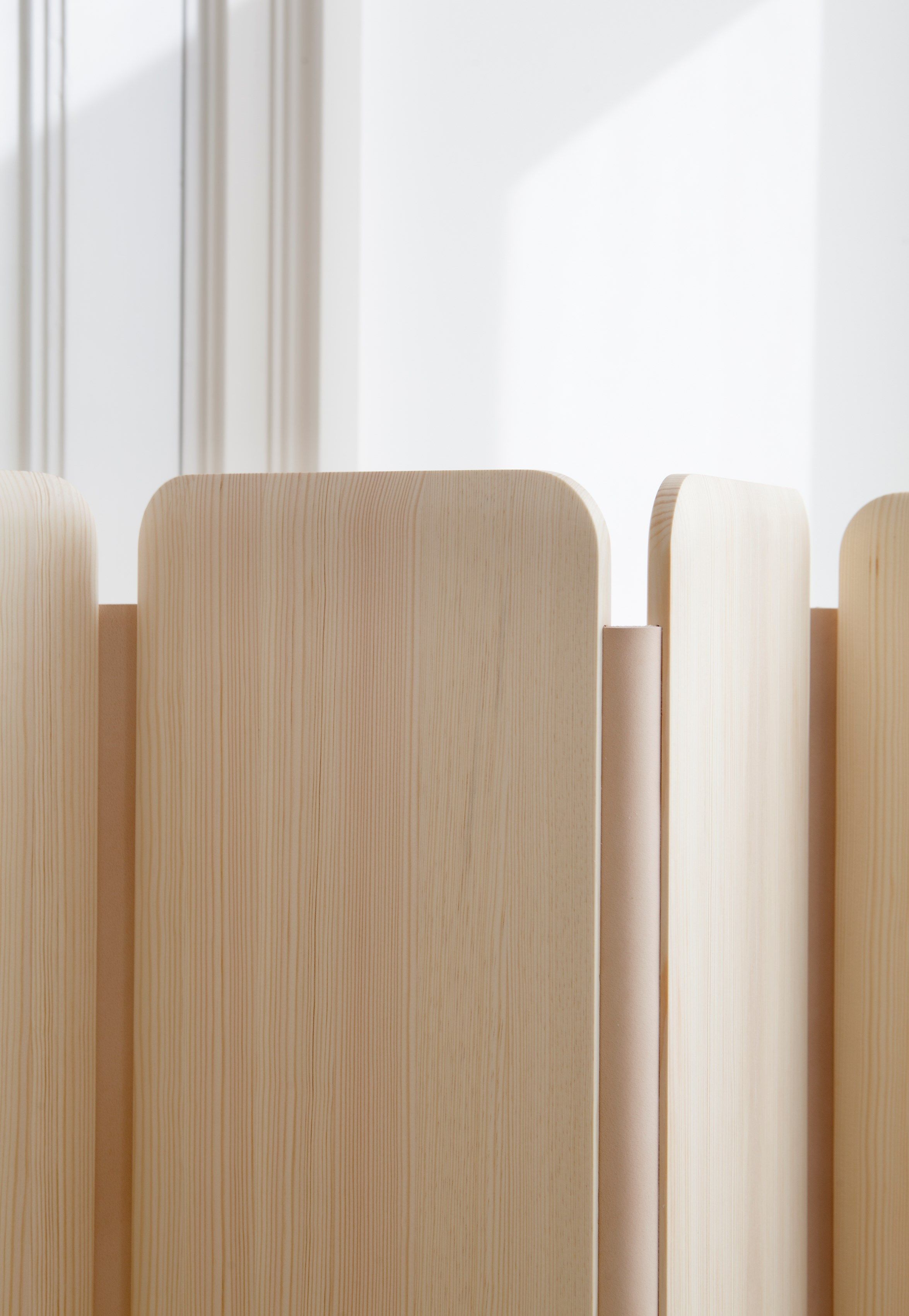 Ash Screen SEPARAT By Nikari design Cecilie Manz