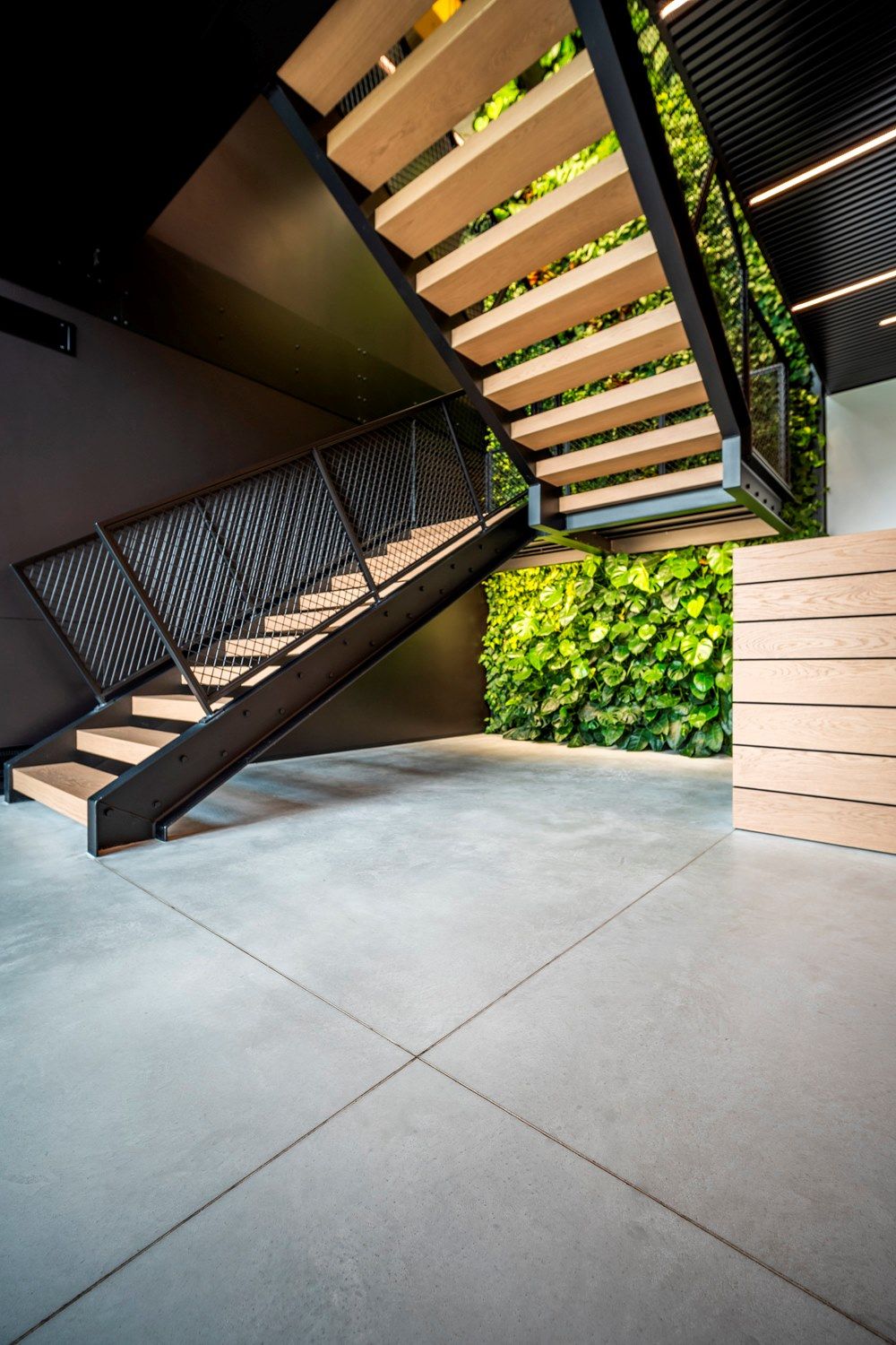 SKYSENSE Continuous flooring By Isoplam