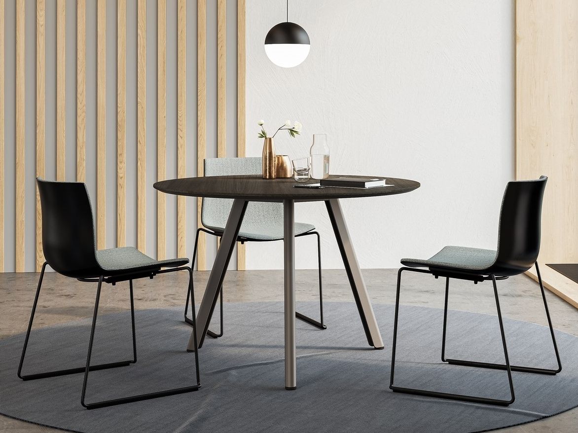 SLIDE Round meeting table By RENZ | design kaschkasch
