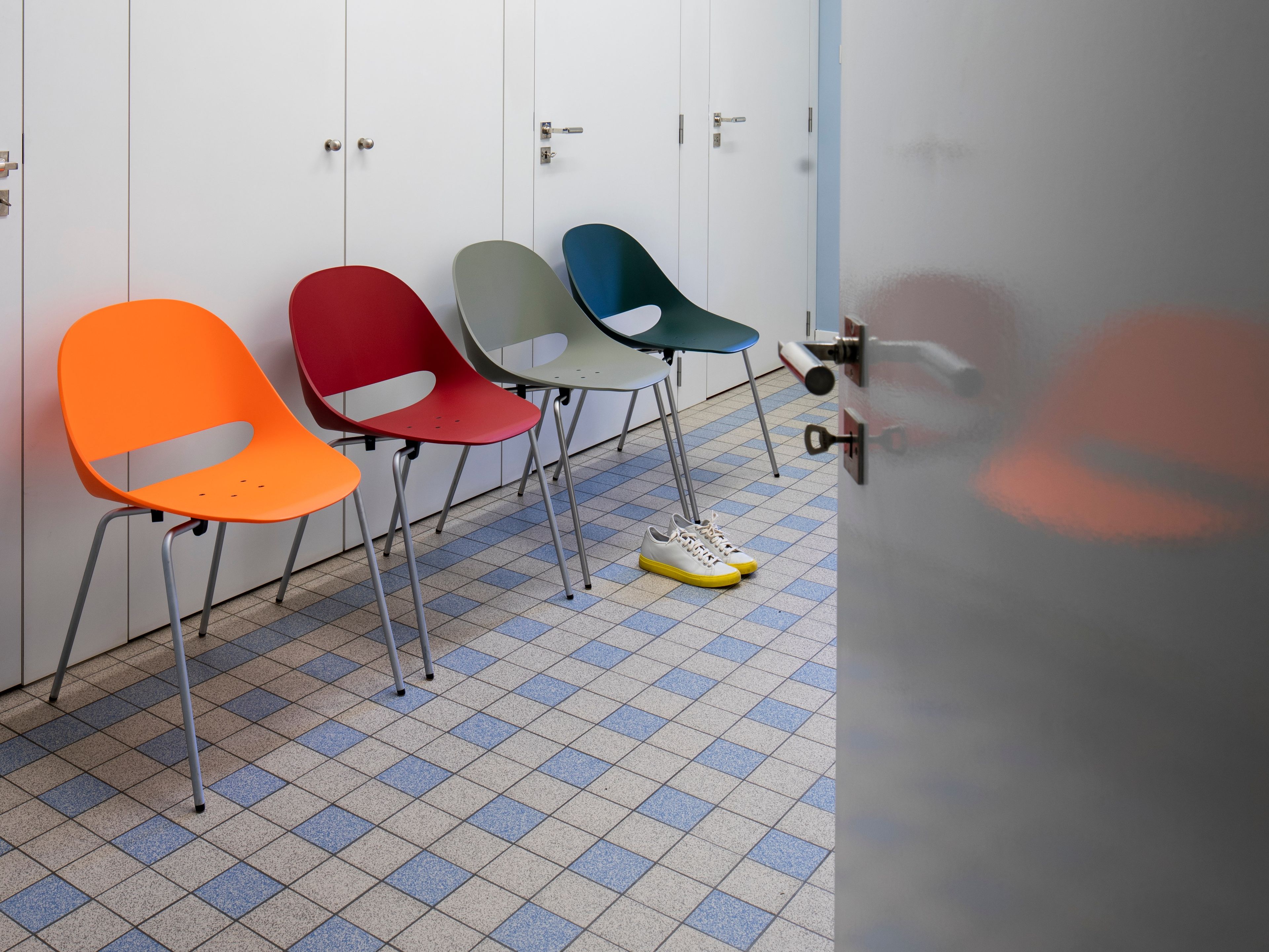 SLL18 | Chair By Bulo design Léon Stynen