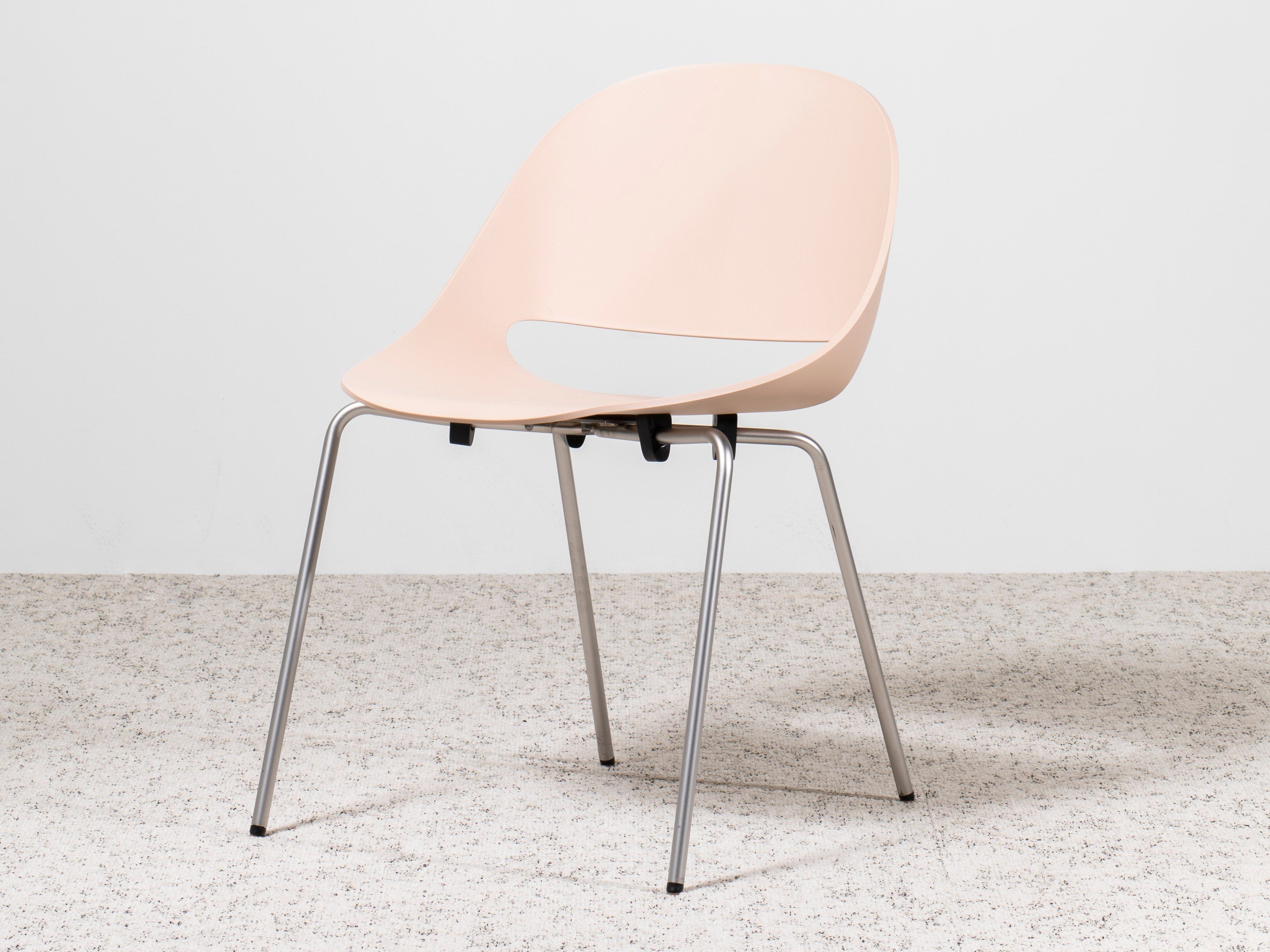 SLL18 | Chair By Bulo design Léon Stynen