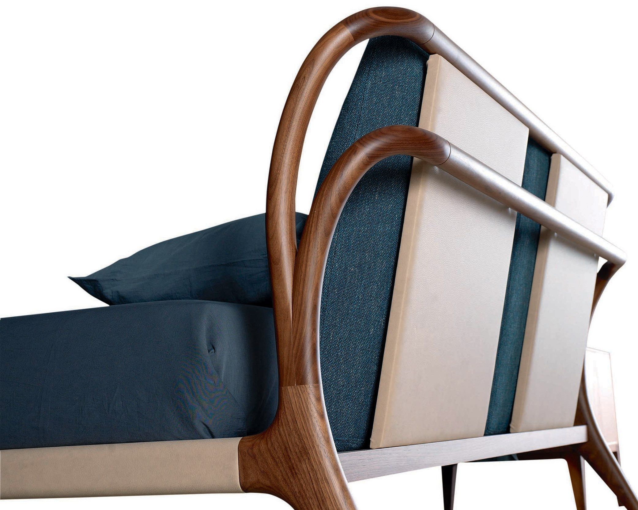 SMUSSO P-130 Cama By Dale Italia