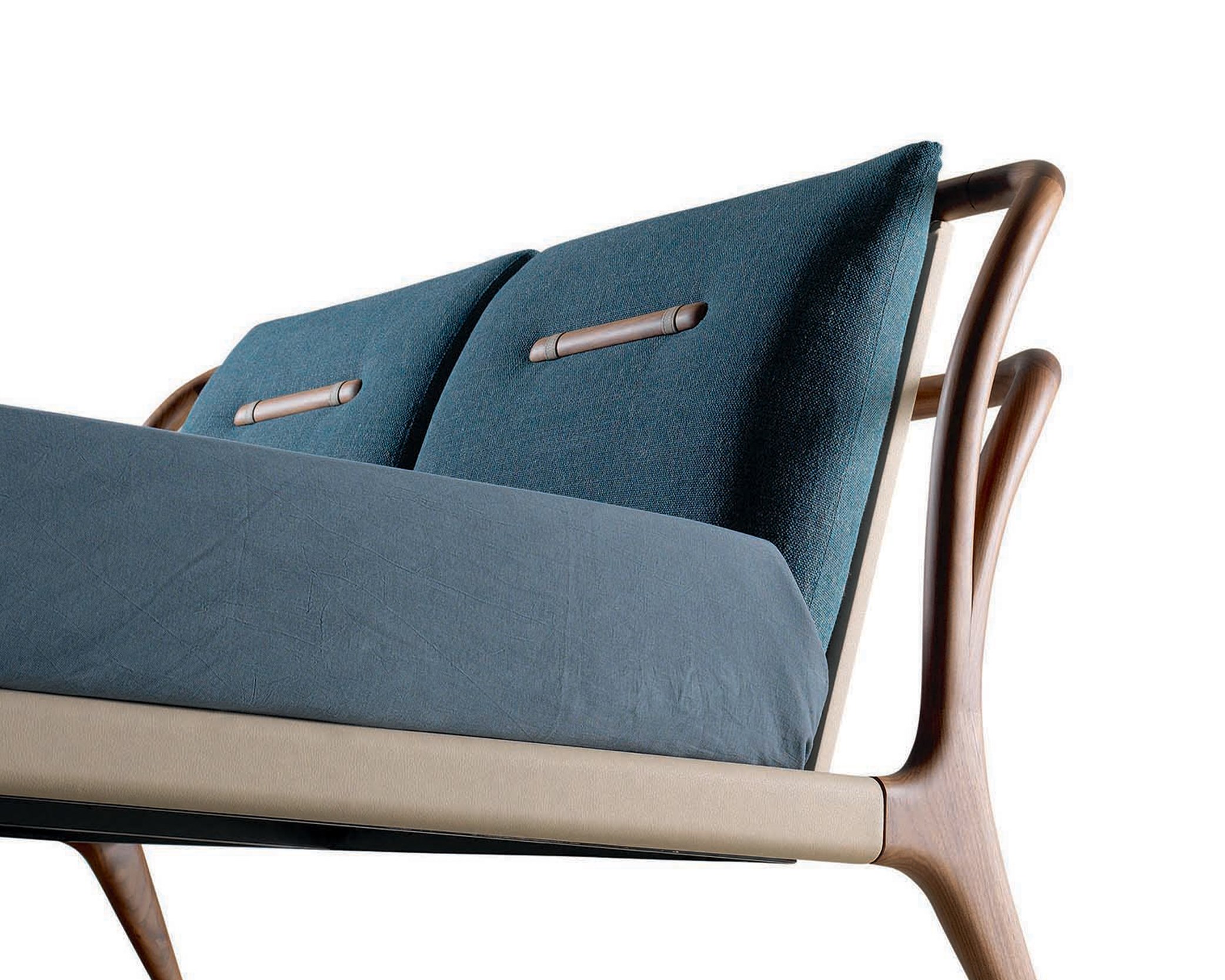 SMUSSO P-130 bed By Dale Italia