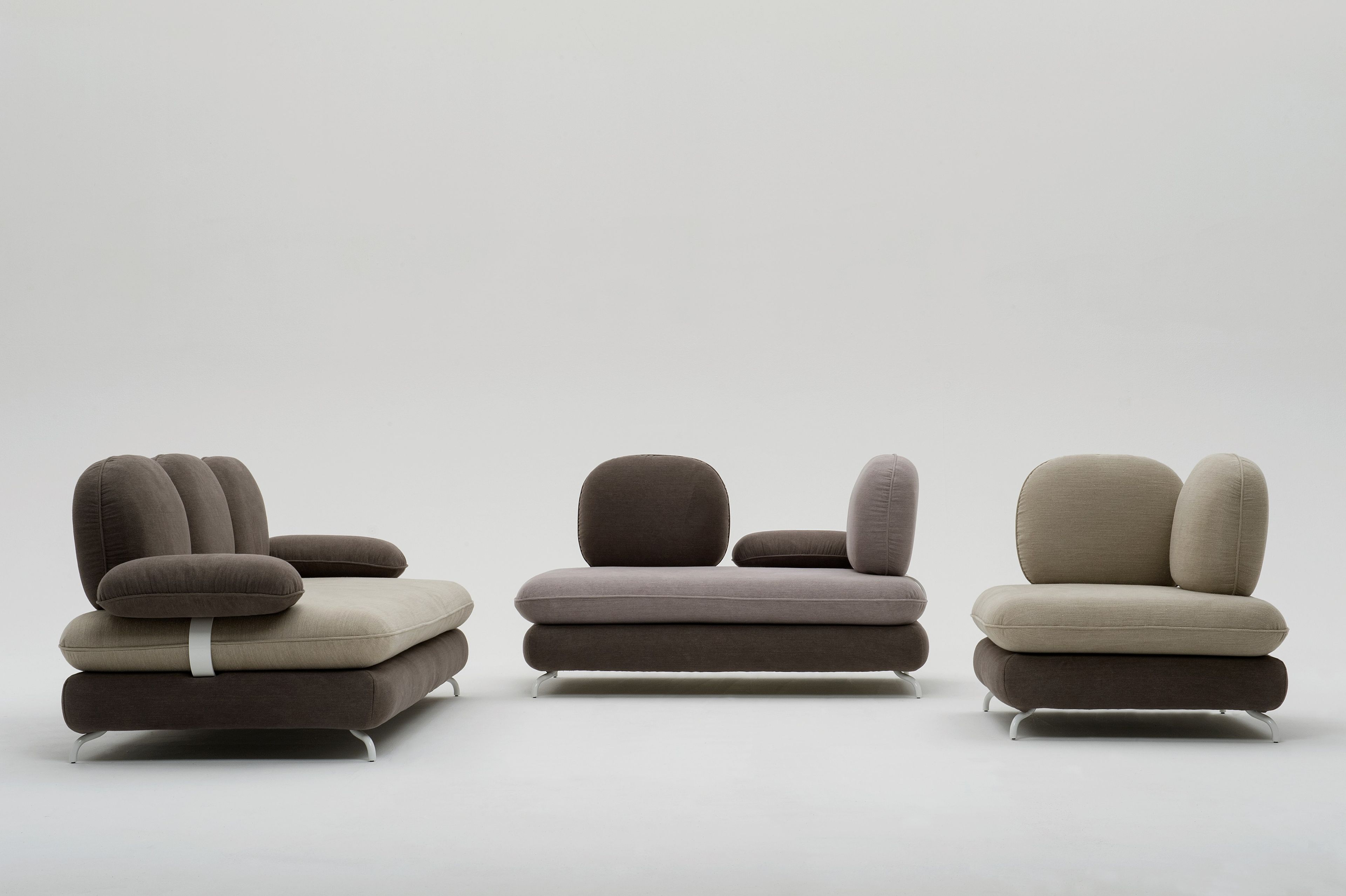 FORME Fabric day bed By Matrix International | design DIDA