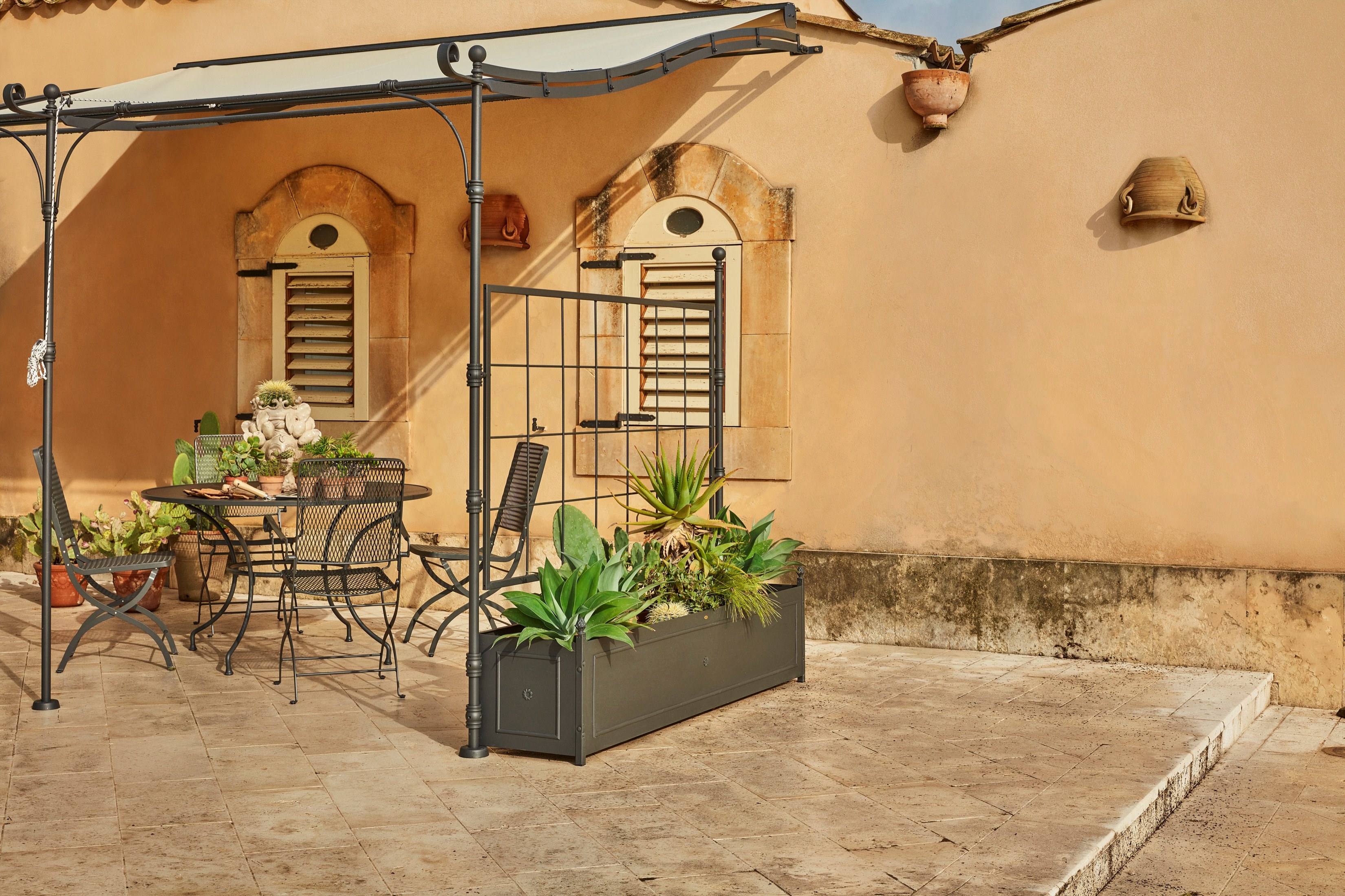 SOLAIRE | Wall-mounted pergola By Unopiù