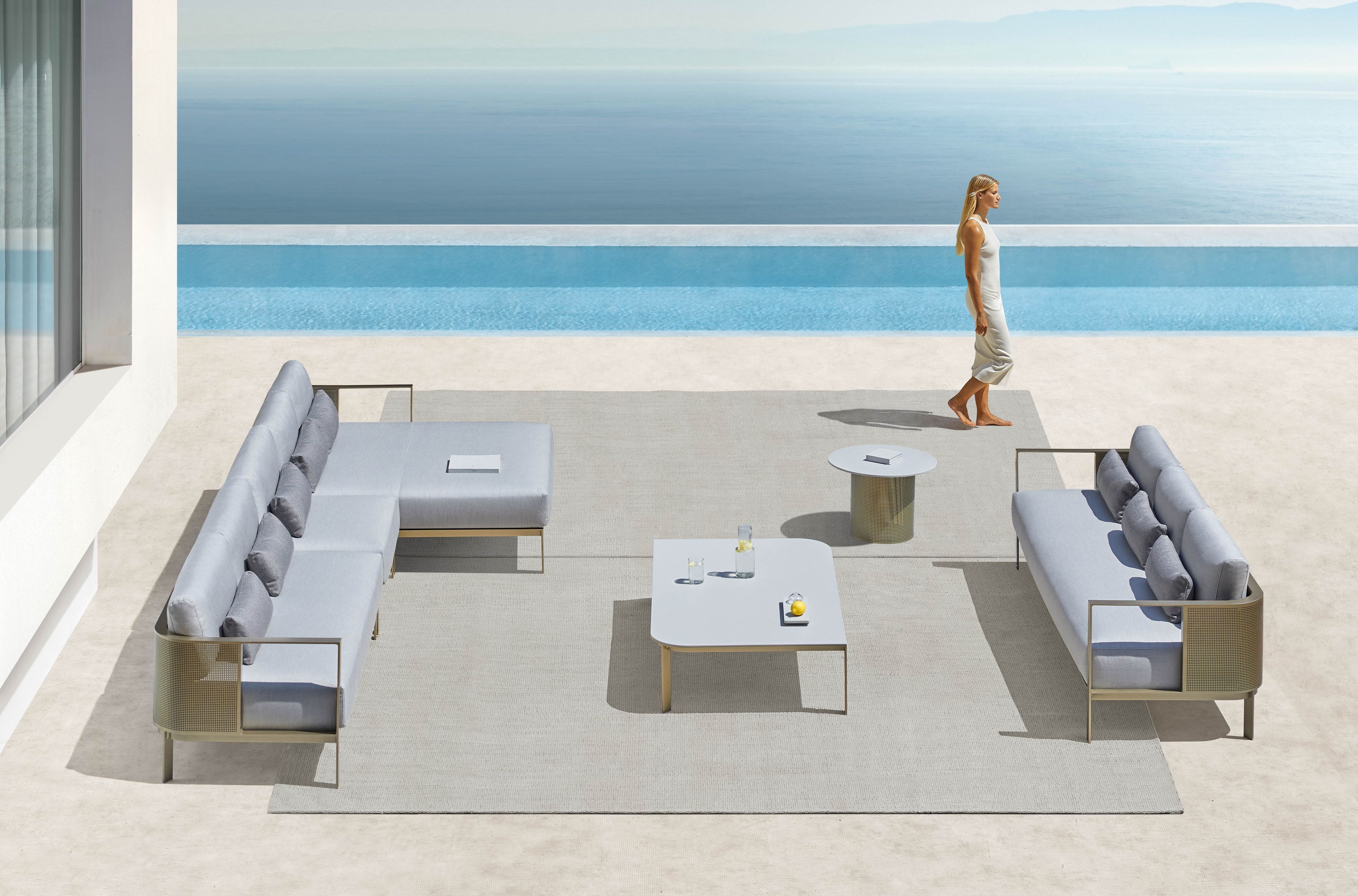 SOLANAS | 3 seater garden sofa By GANDIABLASCO design Daniel Germani