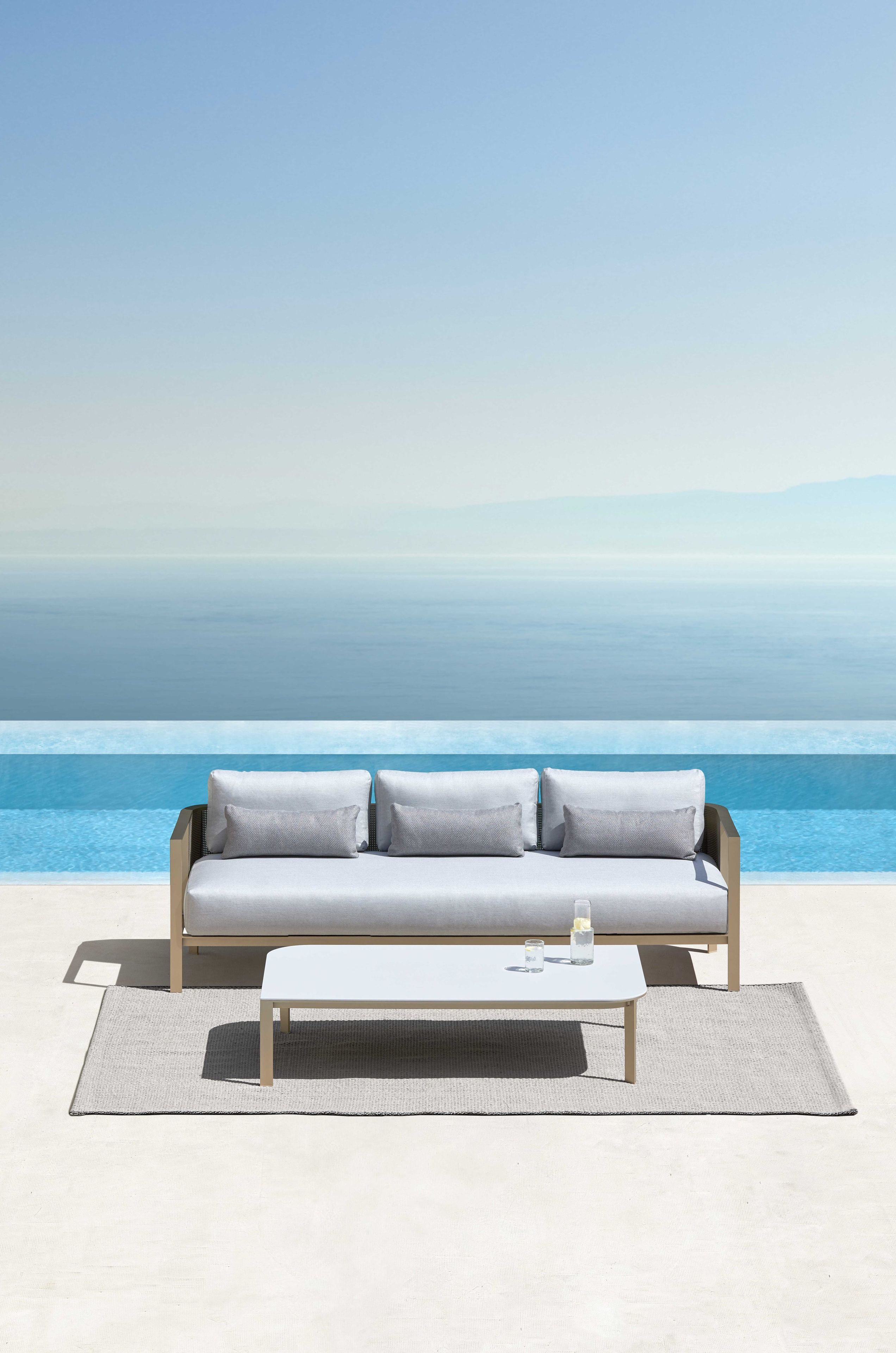 SOLANAS | 3 seater garden sofa By GANDIABLASCO design Daniel Germani