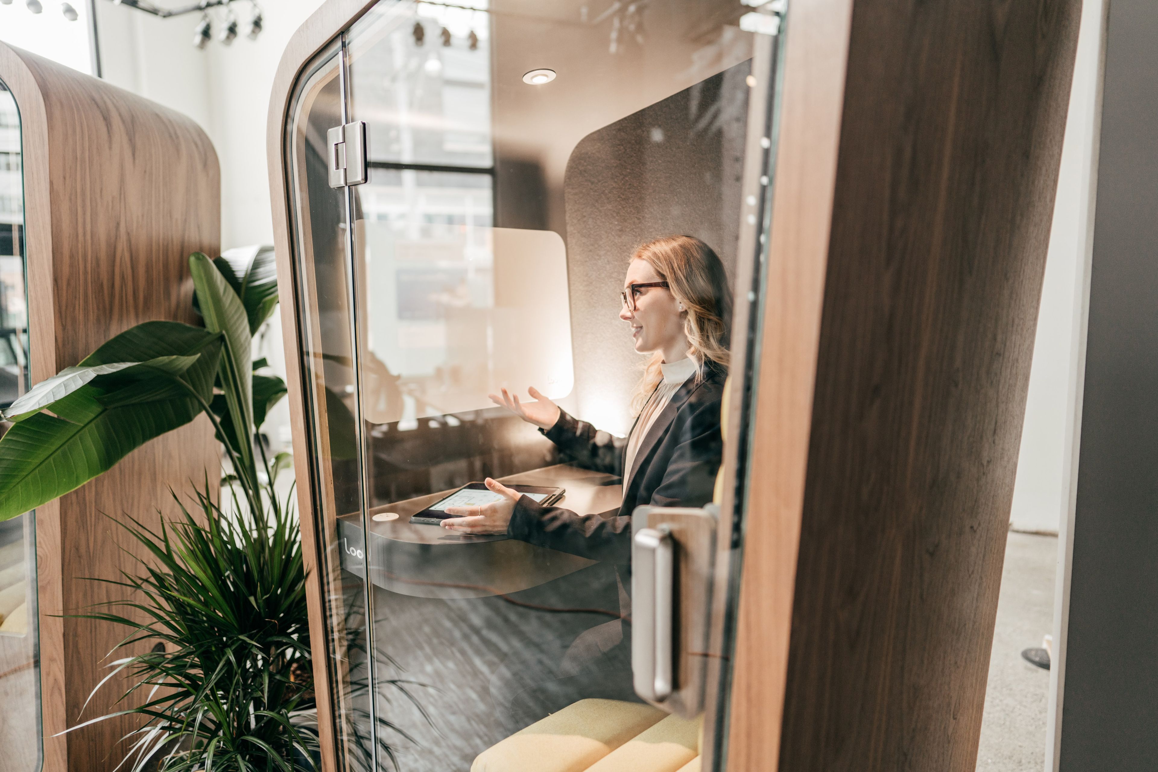 SOLO Office booth By Loop Phone Booths | design Onetwosix