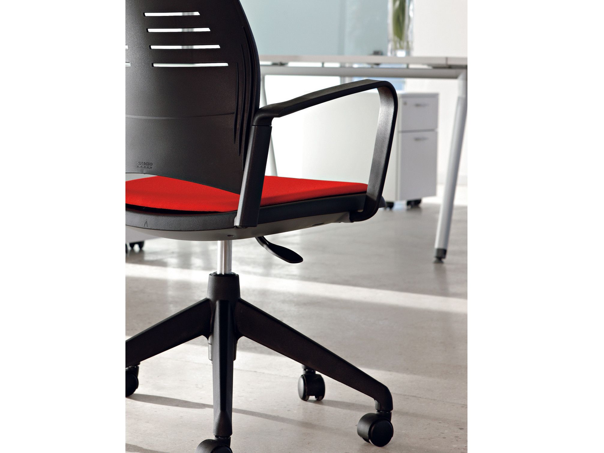 SPACIO | Office chair By ACTIU design Sigfrido Bilbao