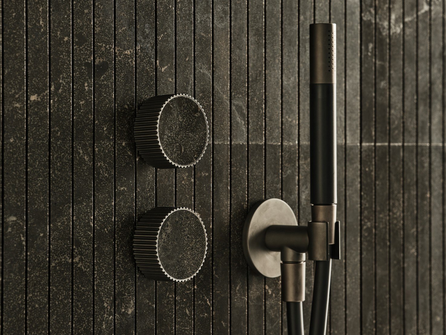 SPAGHETTI | Shower mixer with hand shower By Salvatori design Elisa Ossino