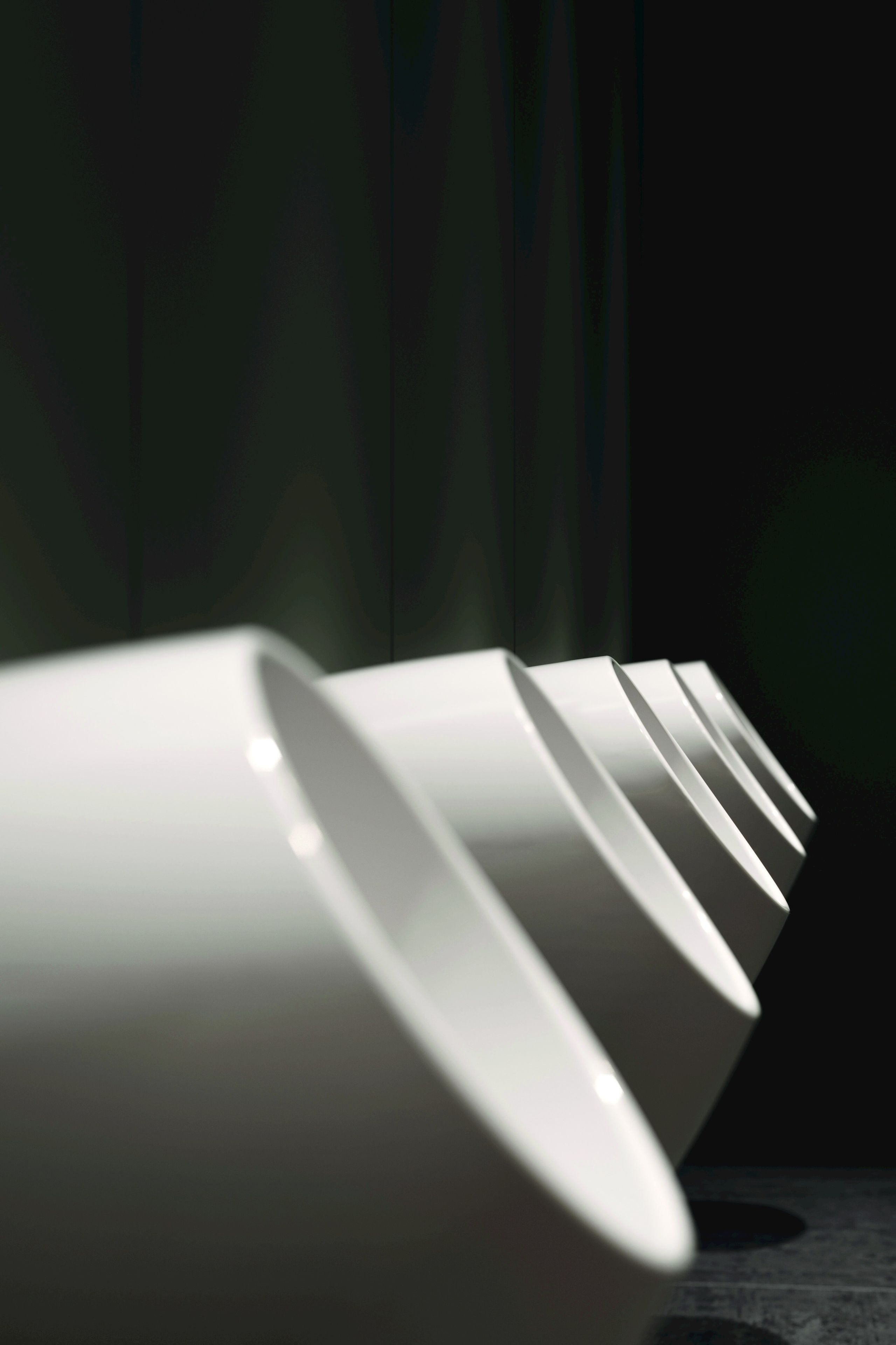 Suspended ceramic urinal open shroud waterless SPHERO MIDI - E189601 ...