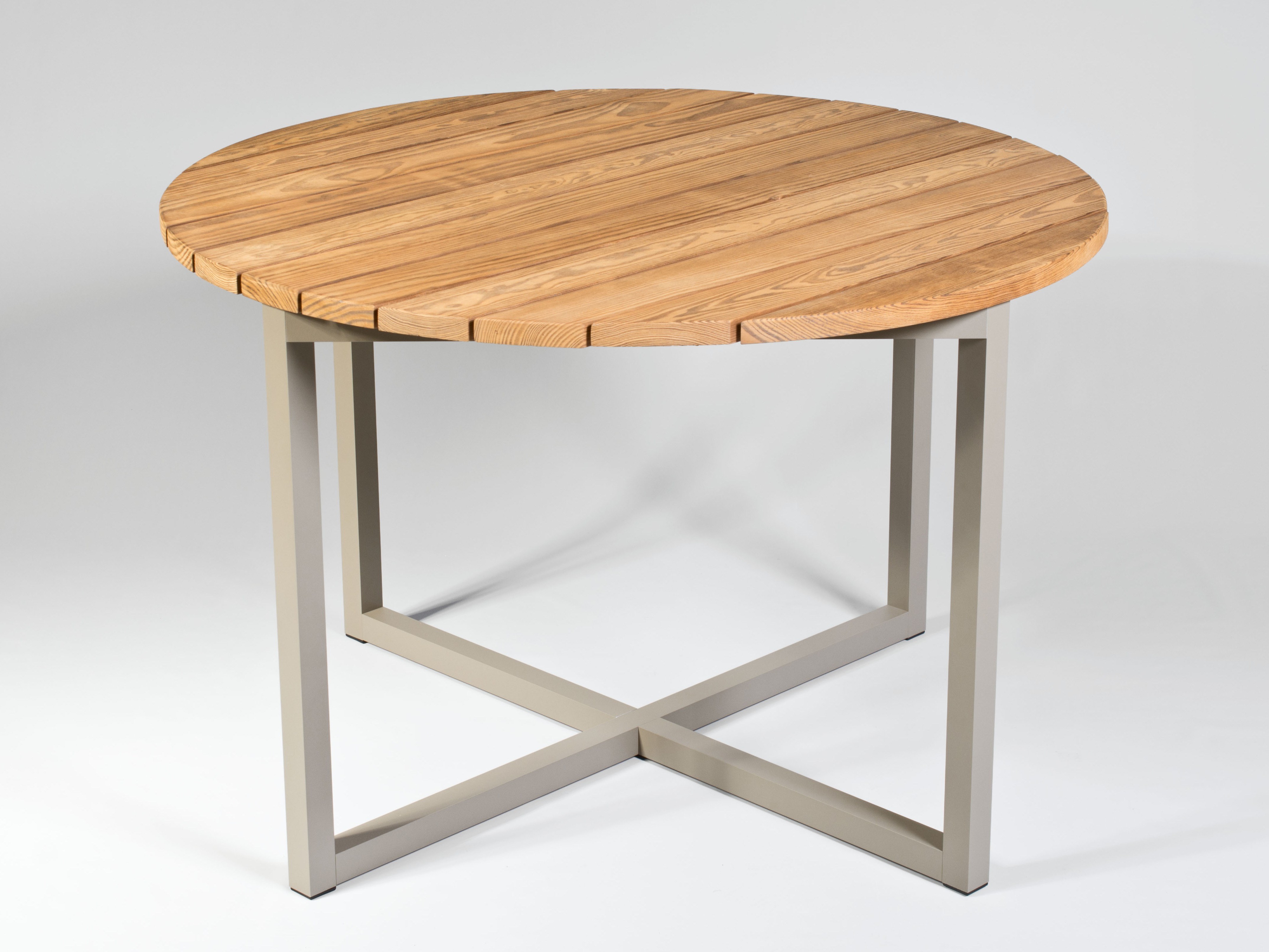 SPIKES Round aluminium and wood dining table By Sachi