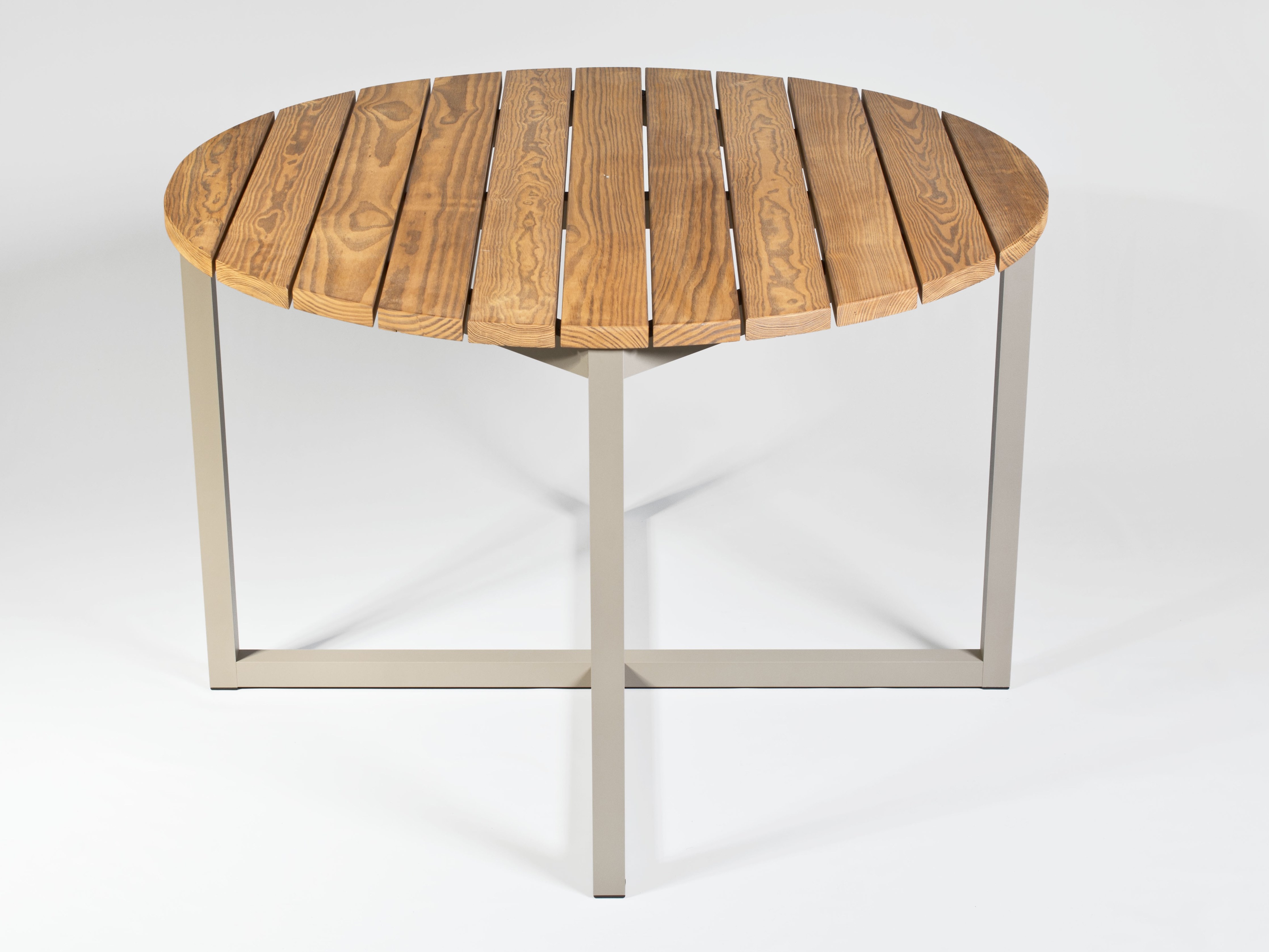 SPIKES Round aluminium and wood dining table By Sachi