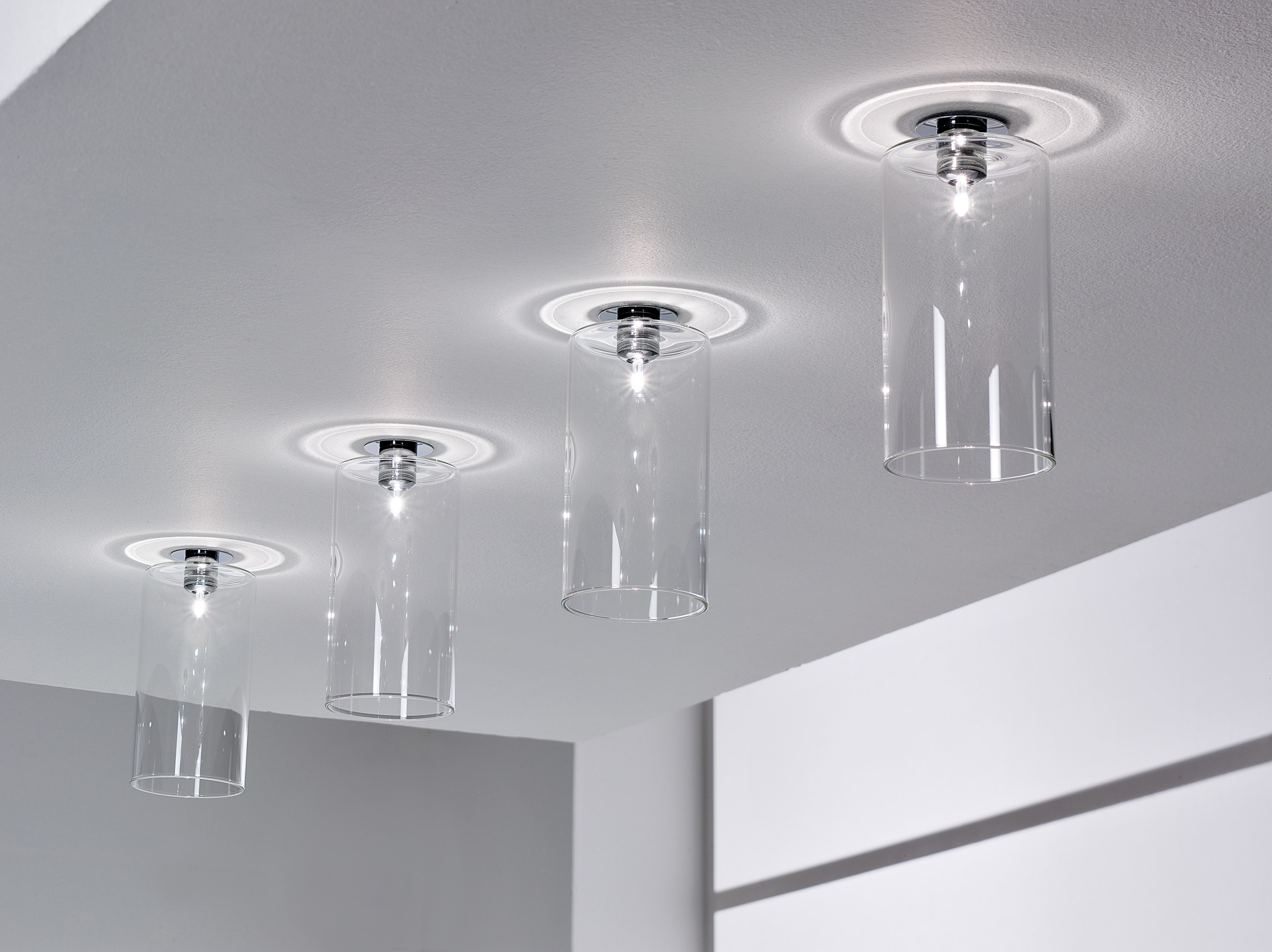 SPILLRAY Halogen crystal ceiling lamp By AXOLIGHT | design Manuel ...
