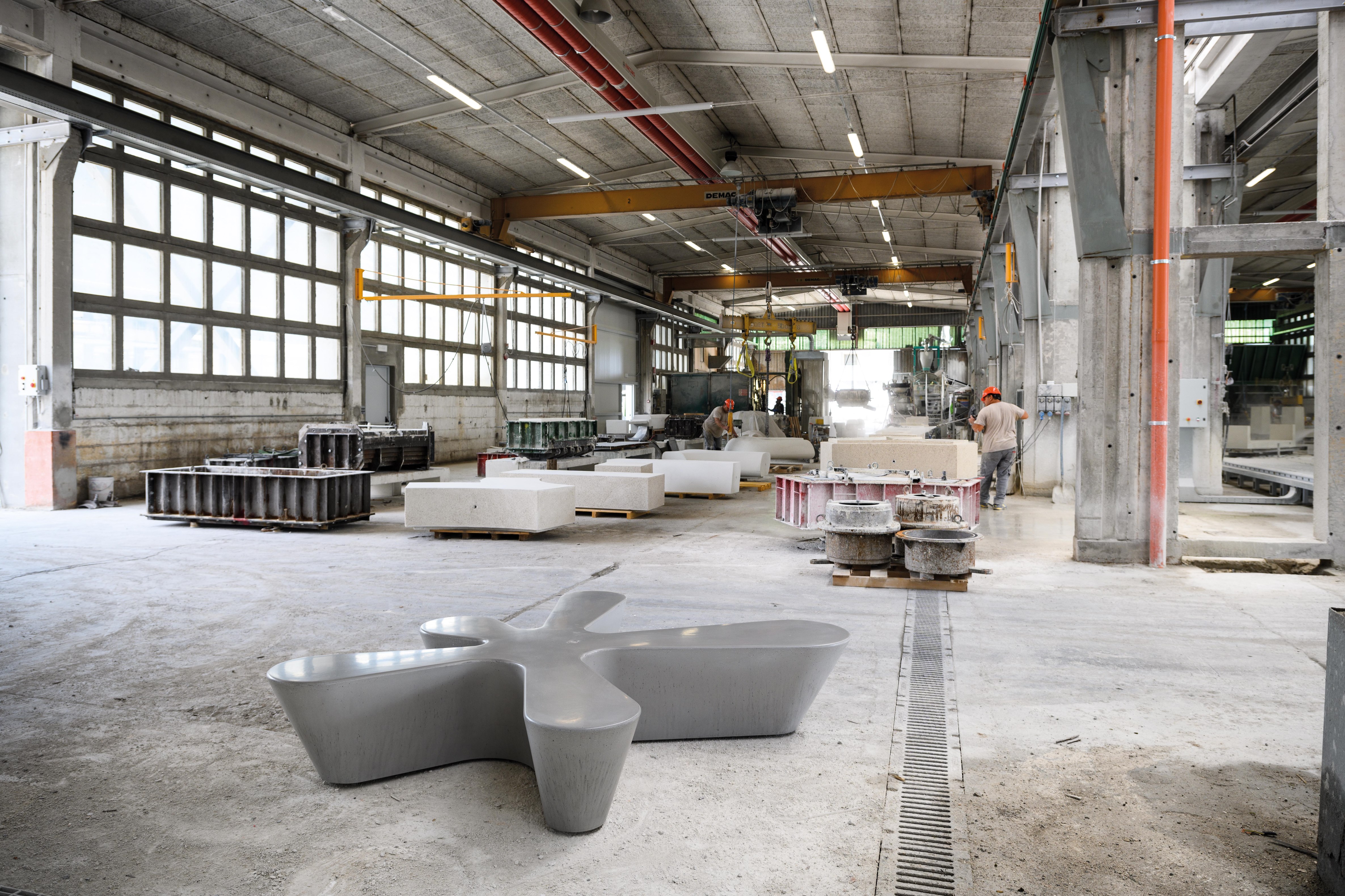 Backless cement bench SPLASH By Metalco design Massimo Tasca