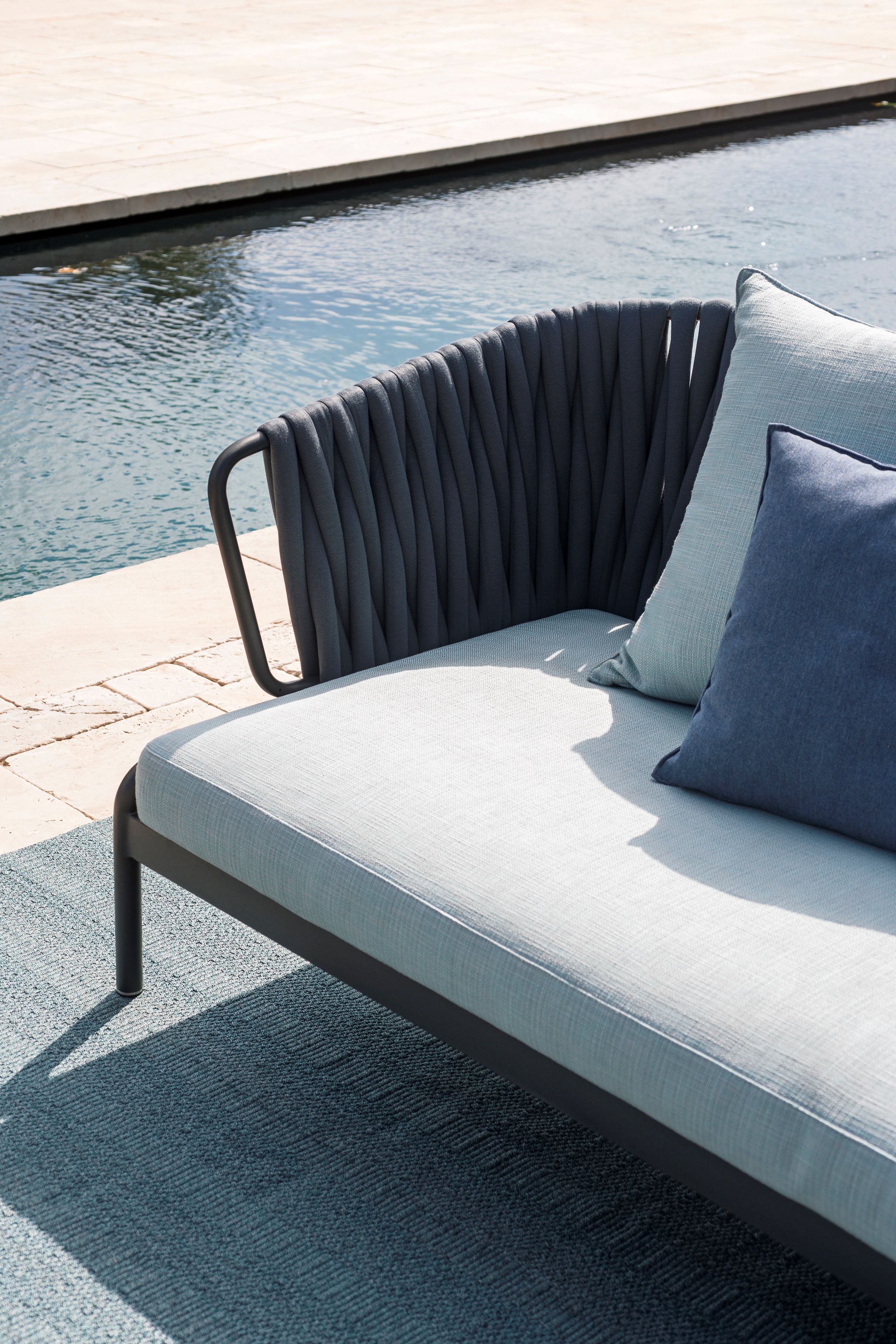 SPOOL 203 Divano da giardino in acciaio verniciato a polvere a 3 posti By RODA | design Rodolfo ...