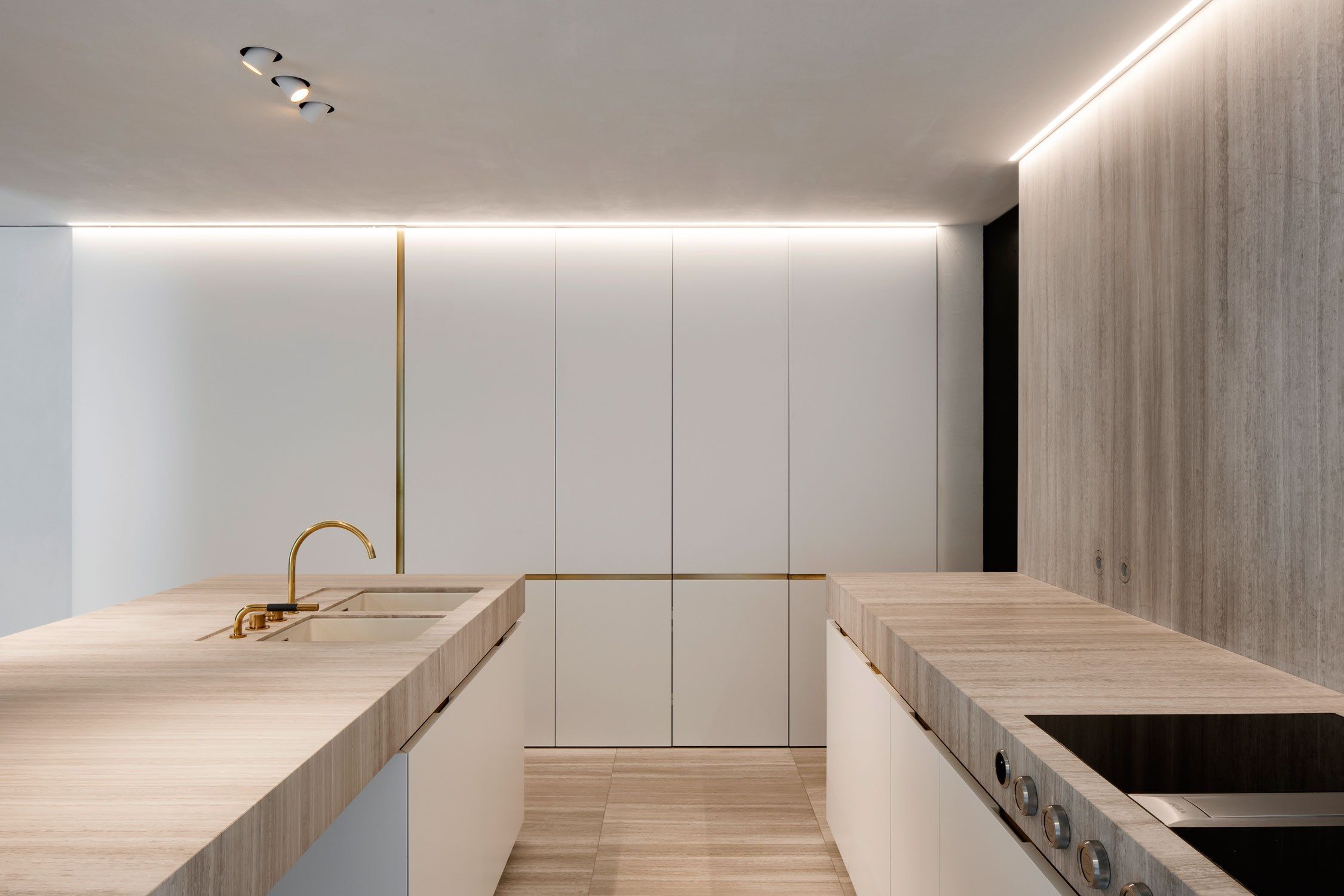 SPY 52 TRIMLESS LED adjustable round spotlight By Delta Light