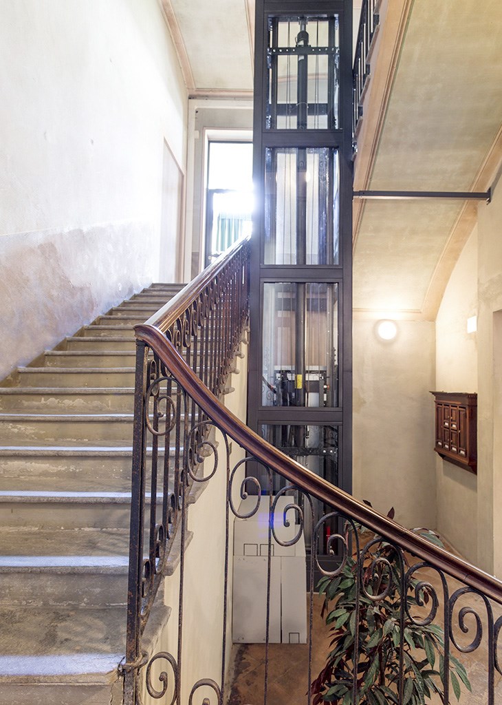 Homelift for narrow staircases StairFit By LIFTINGITALIA