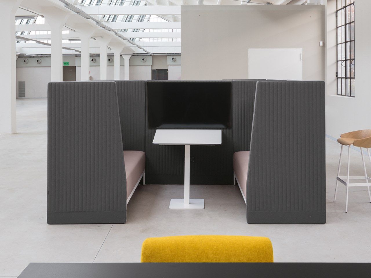 STAND BY LIMBO office booth By FREZZA design Favaretto&Partners