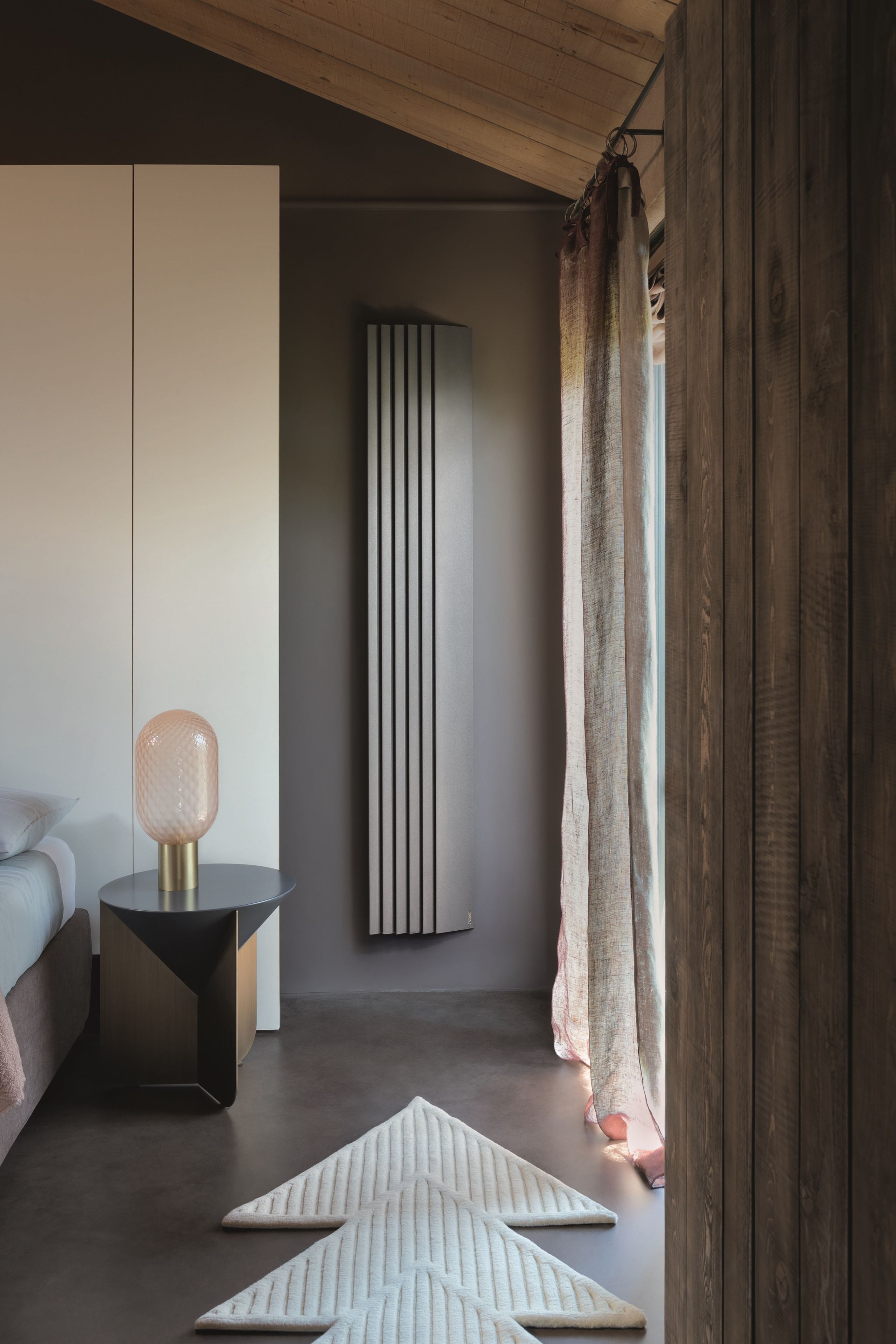 STEP-BY-STEP Dual energy extruded aluminium decorative radiator By ...